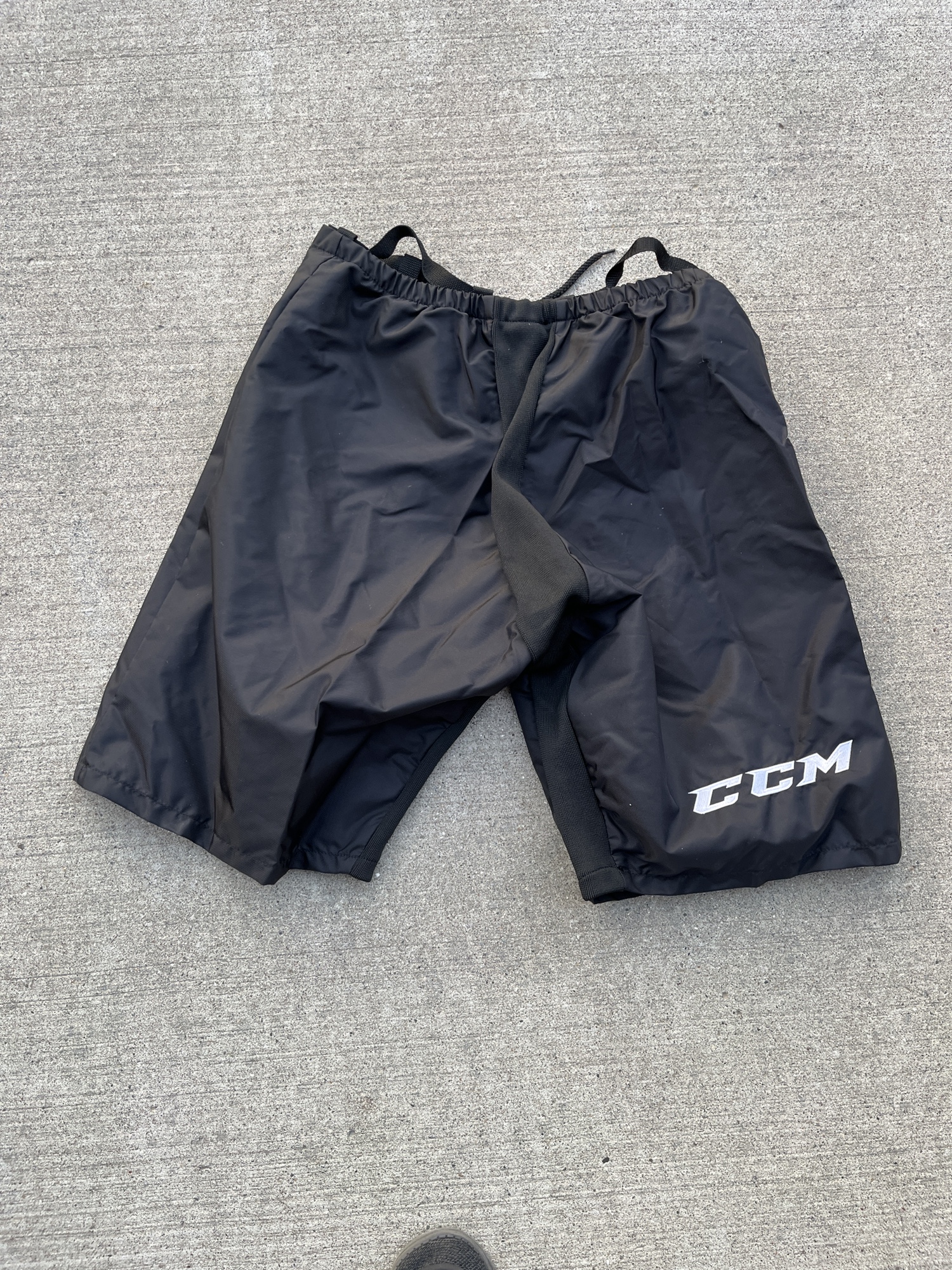 CCM 15K PP10 Player Pant Shell Size Small Black Pro Stock | SidelineSwap