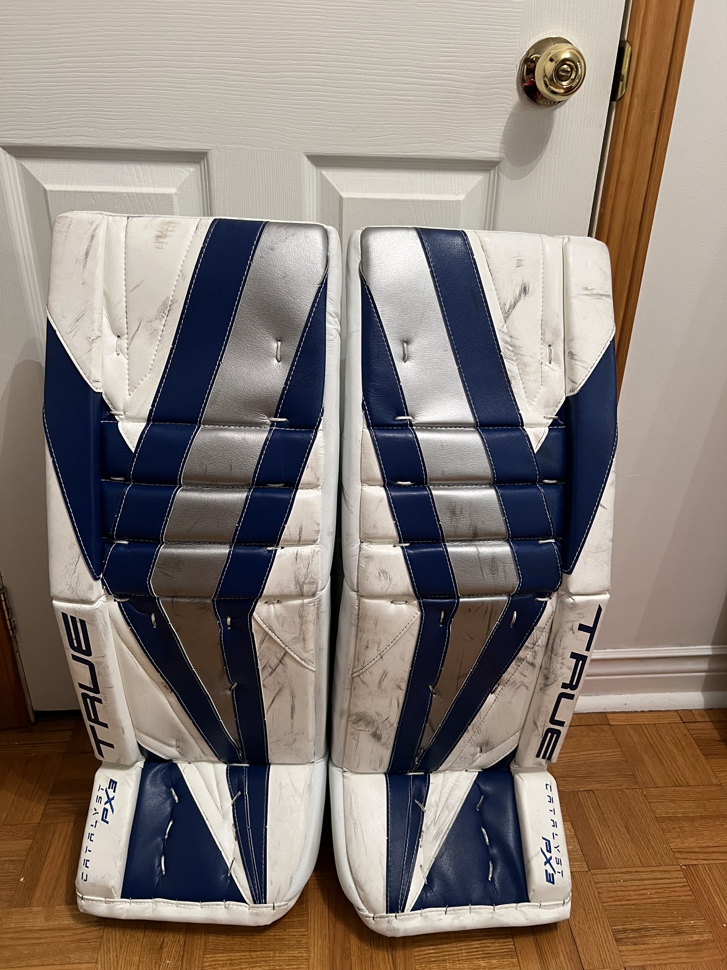 32" True Catalyst Px3 Goalie Leg Pads | SidelineSwap