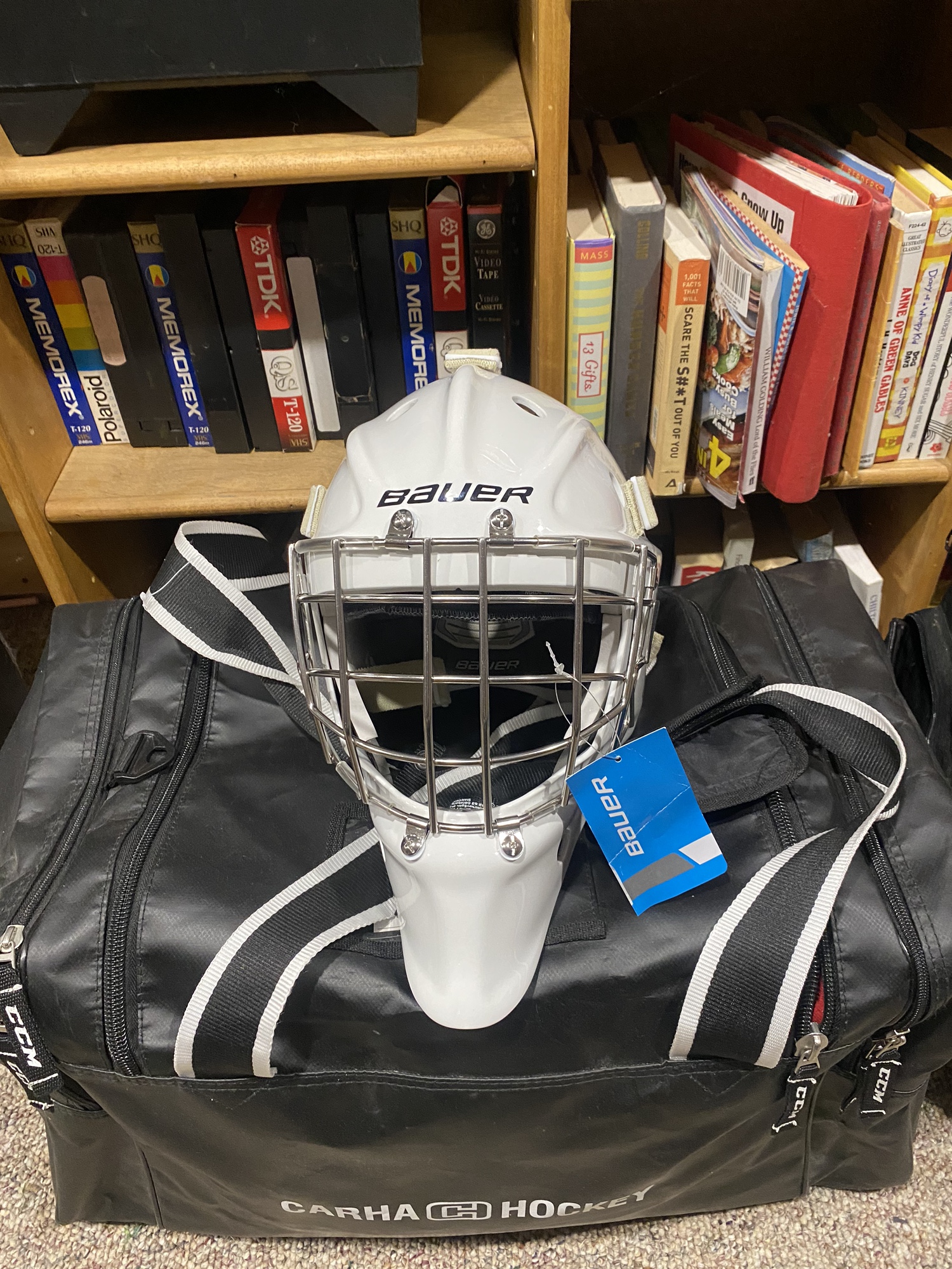New Bauer 960 Goalie Mask | SidelineSwap