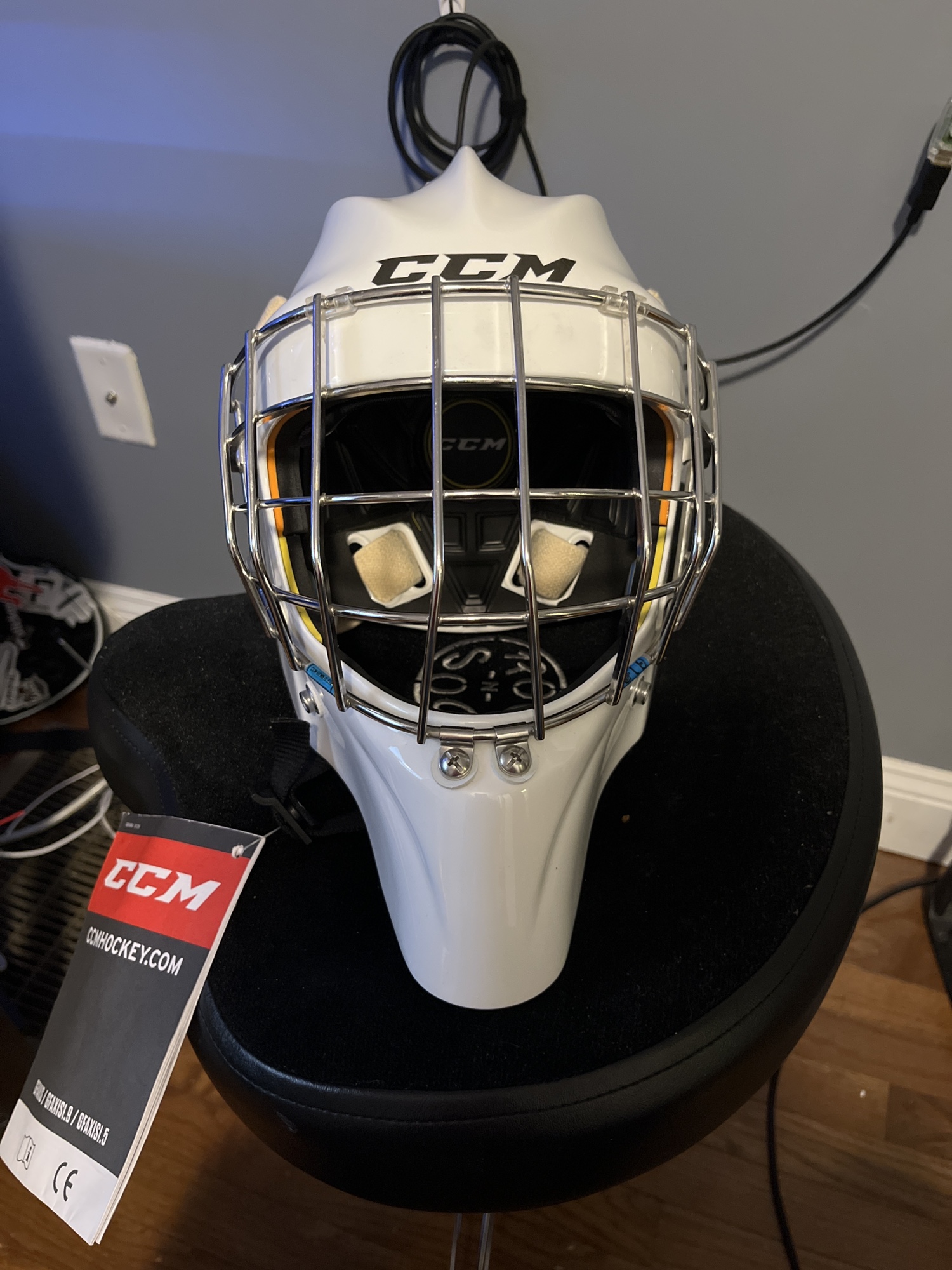 New CCM Axis Pro Goalie Mask Medium | SidelineSwap