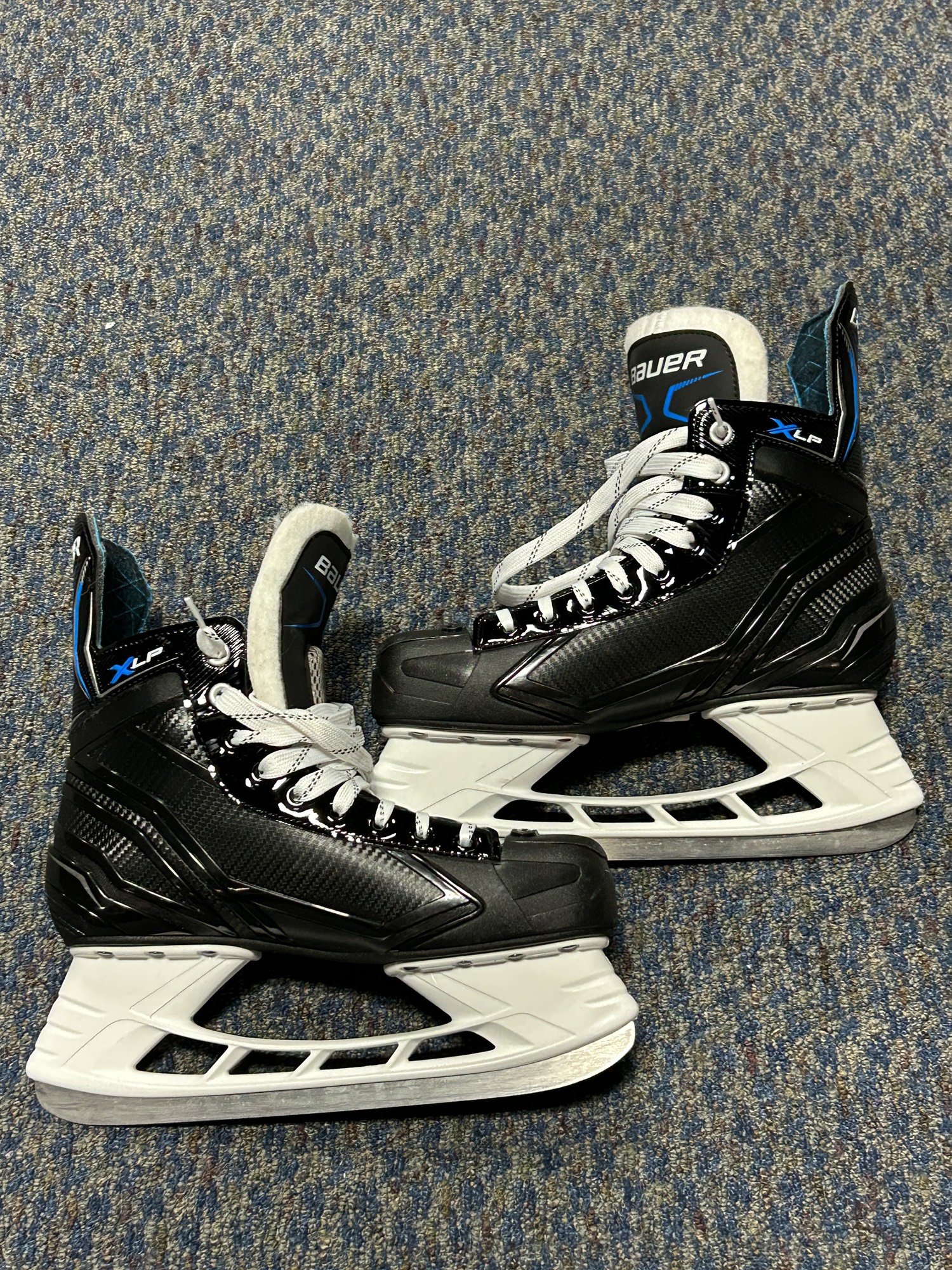 New Senior Bauer XLP Hockey Skates D&R (Regular) 8 - Senior | SidelineSwap
