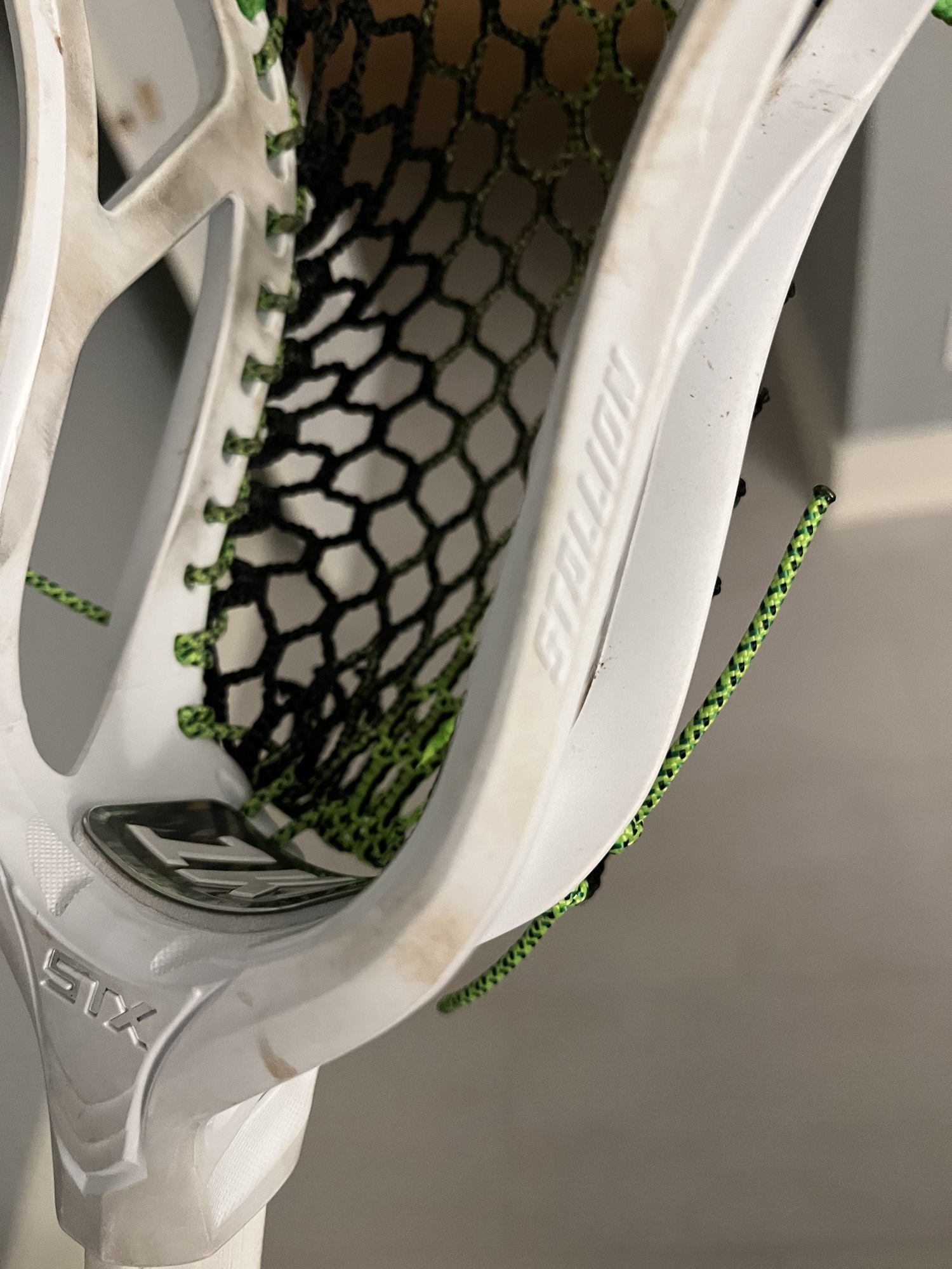 STX Stallion 1K w/DIVINE 9 HEXAGON Mesh | SidelineSwap