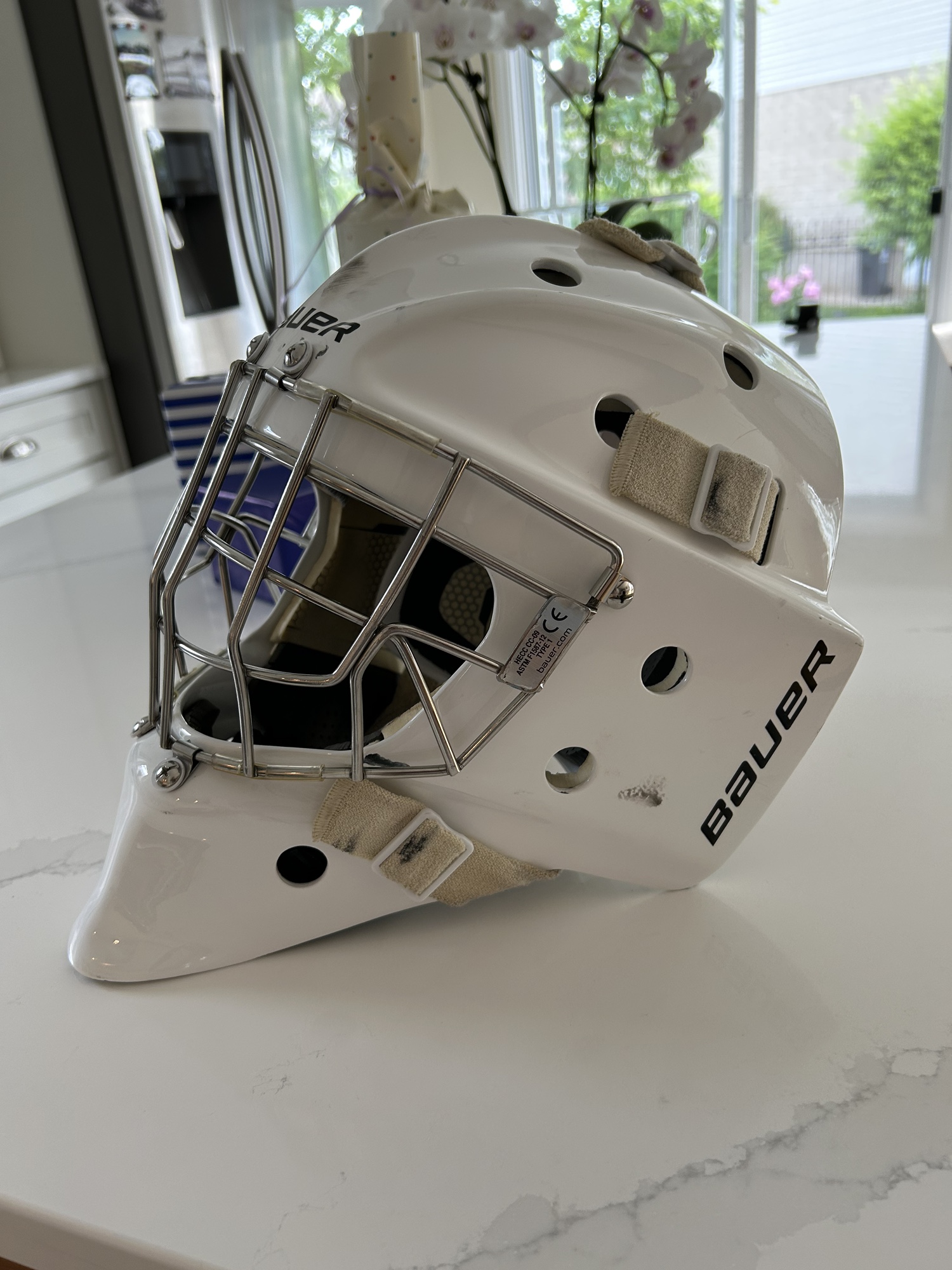 Used Bauer 960 Goalie Mask | SidelineSwap