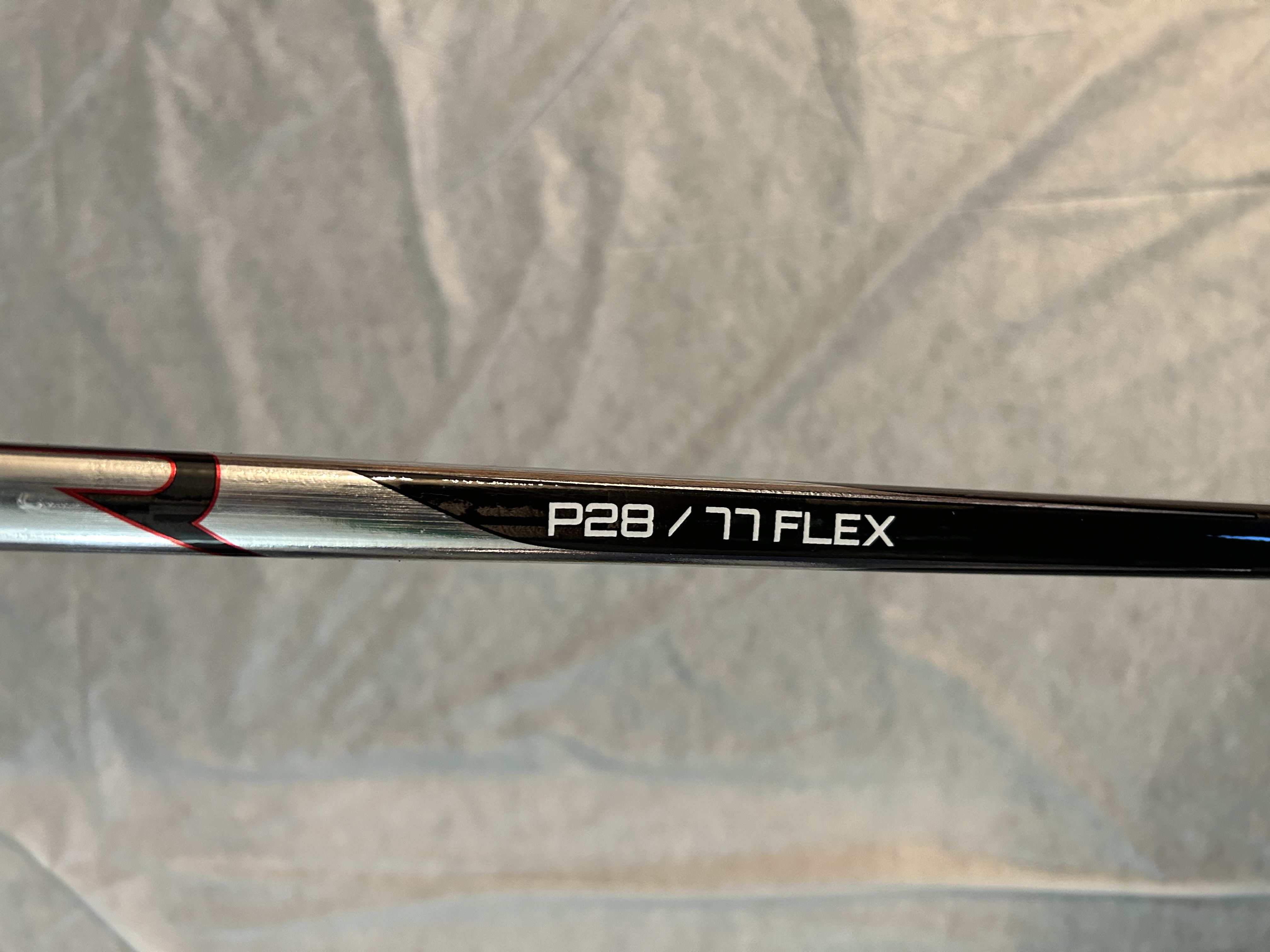 Bauer VAPOR HYPERLITE 2 Hockey Stick | 77 Flex P28 Curve | Senior Right ...