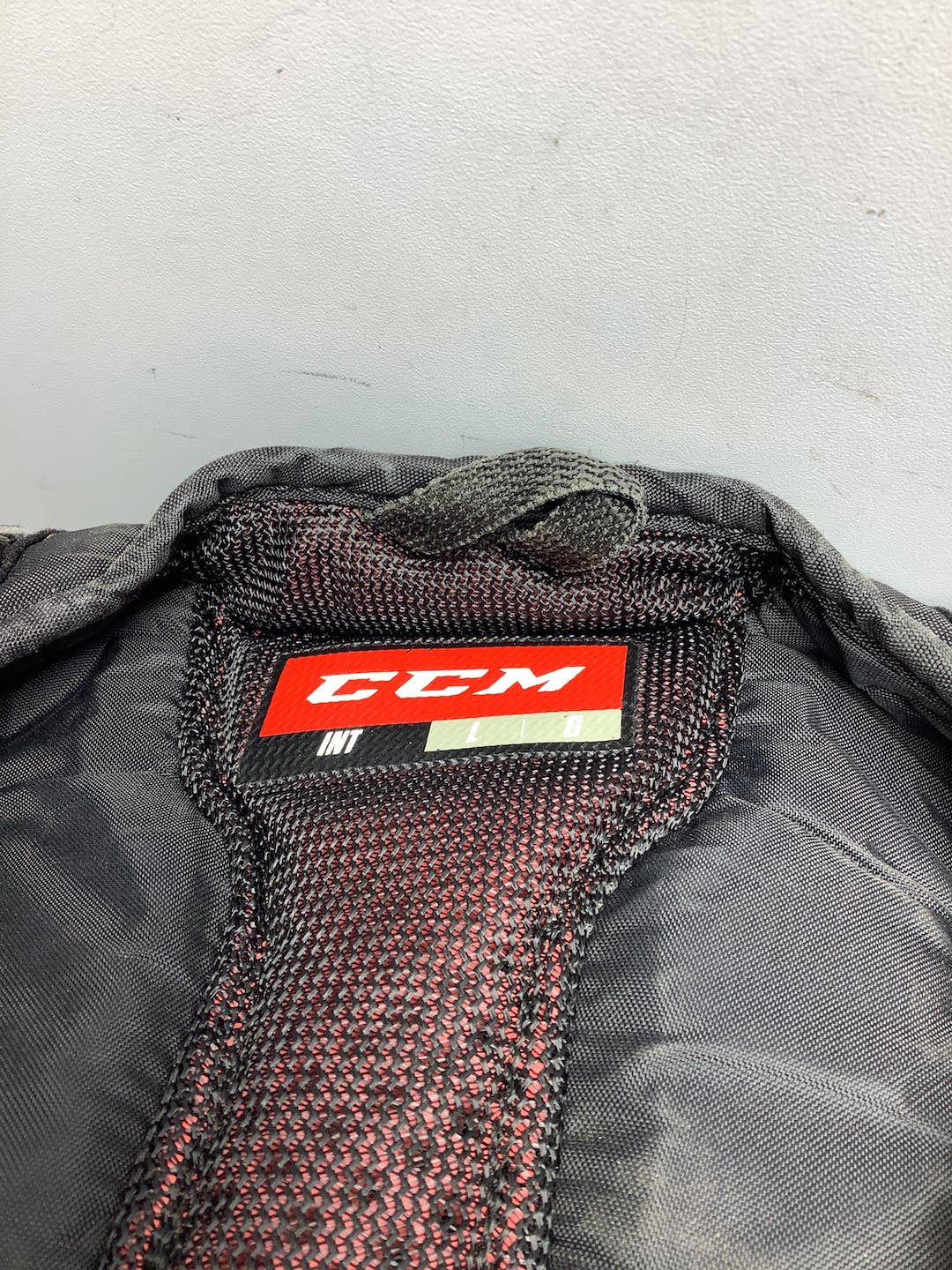 Used Ccm Extreme E2.9 Lg Goalie Body Armour | SidelineSwap