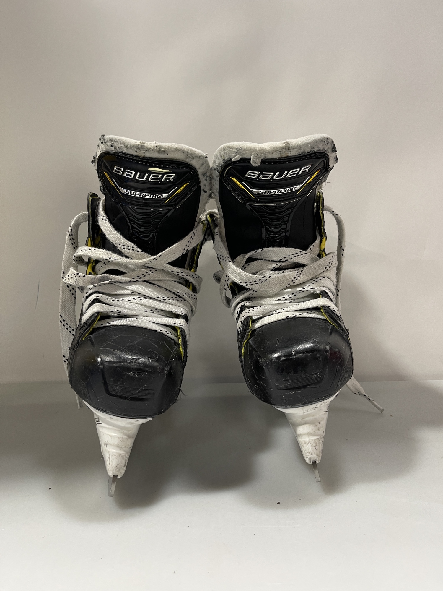 Junior Bauer Extra Wide Width Size 2 Supreme Ignite Pro+ Hockey Skates ...
