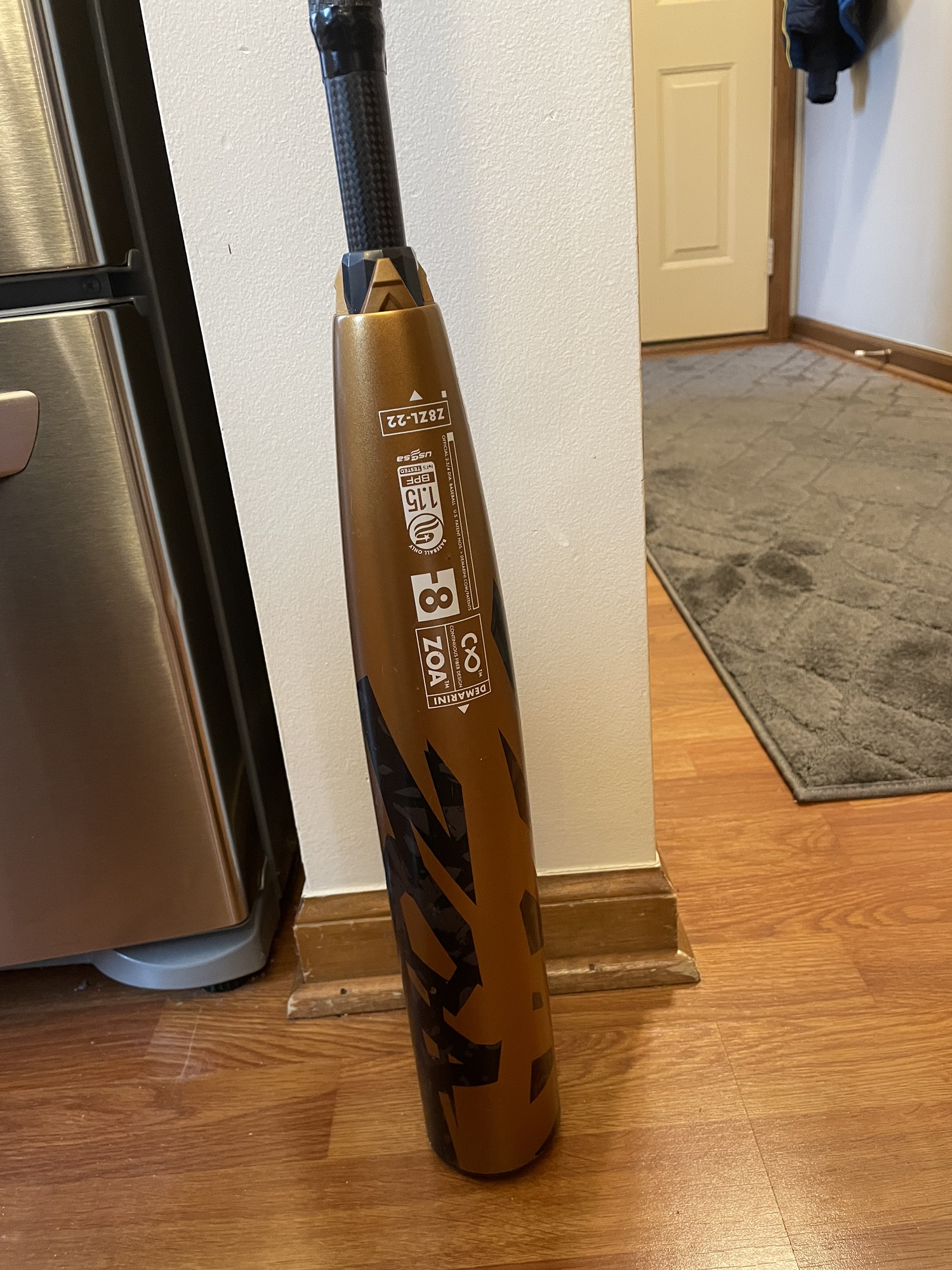 2022 DeMarini Composite Zoa Bat (-8) 22oz 30” | SidelineSwap