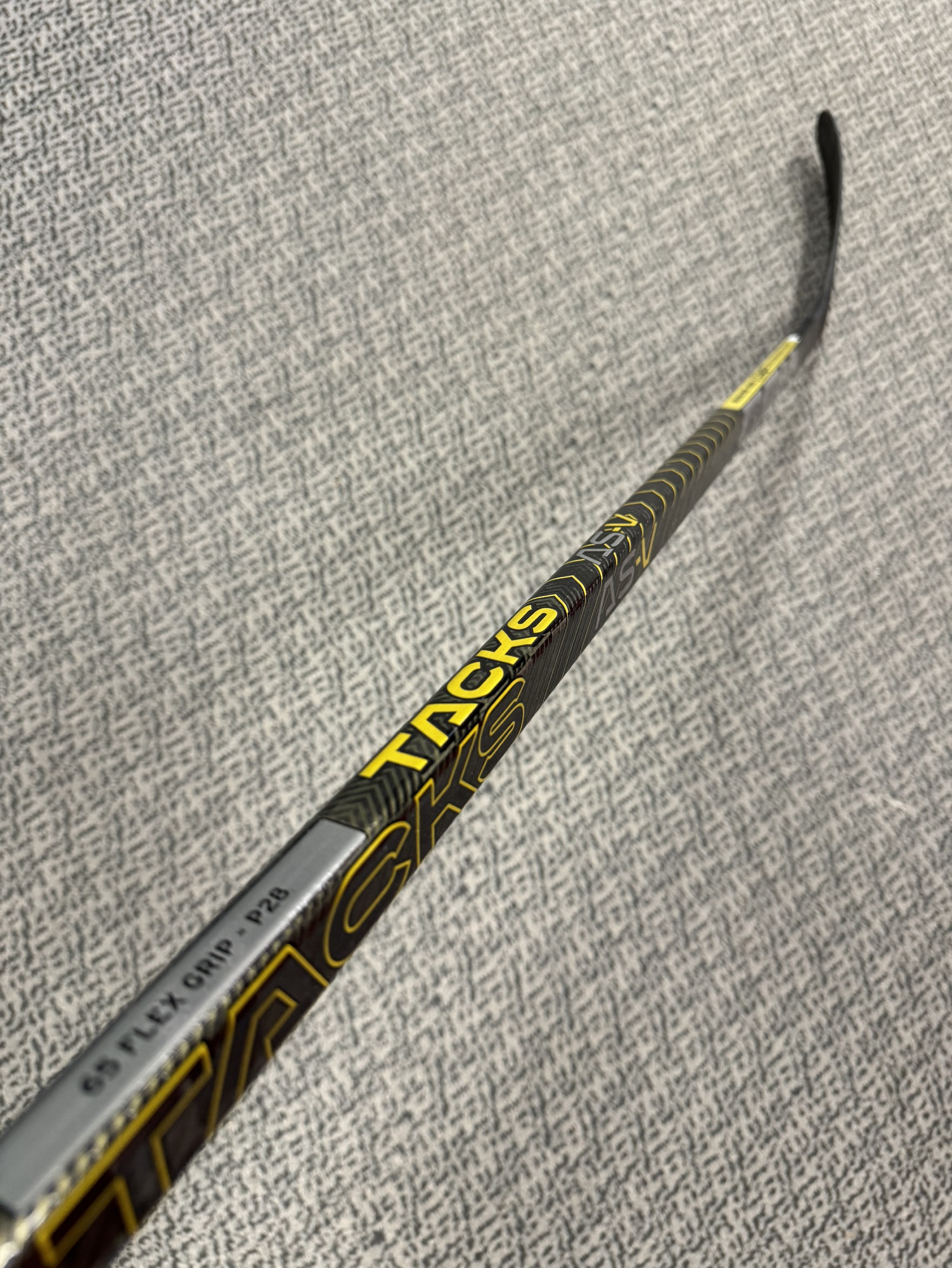 CCM Tacks AS-V 65 Flex P28 curve right hand sticks | SidelineSwap