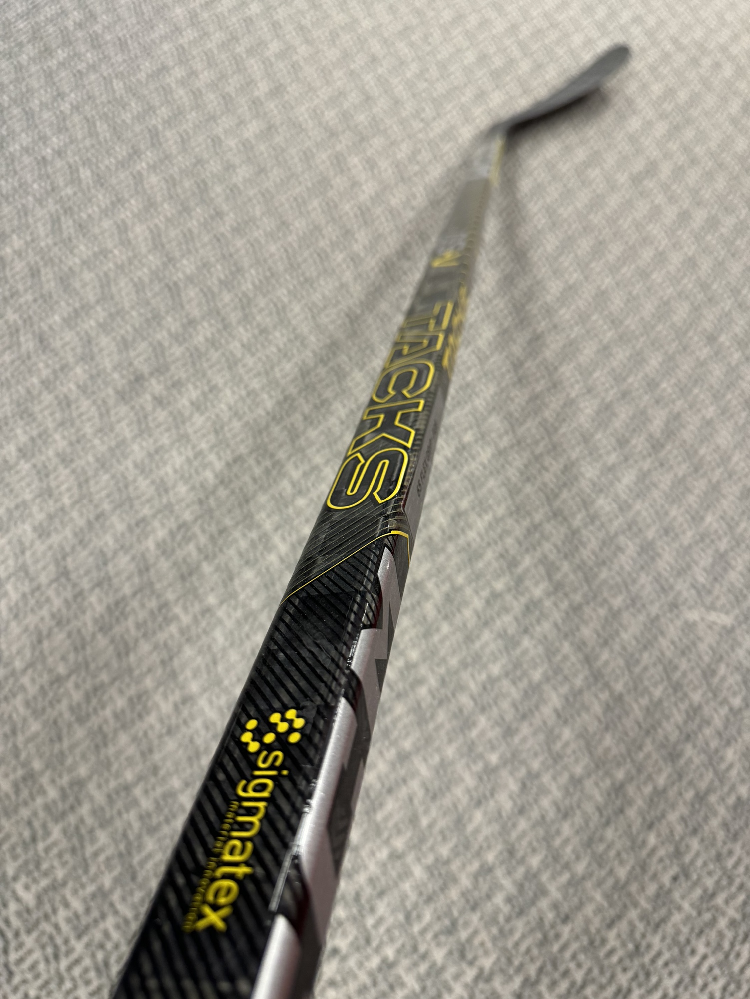 CCM Tacks AS-V 65 Flex P28 curve right hand sticks | SidelineSwap