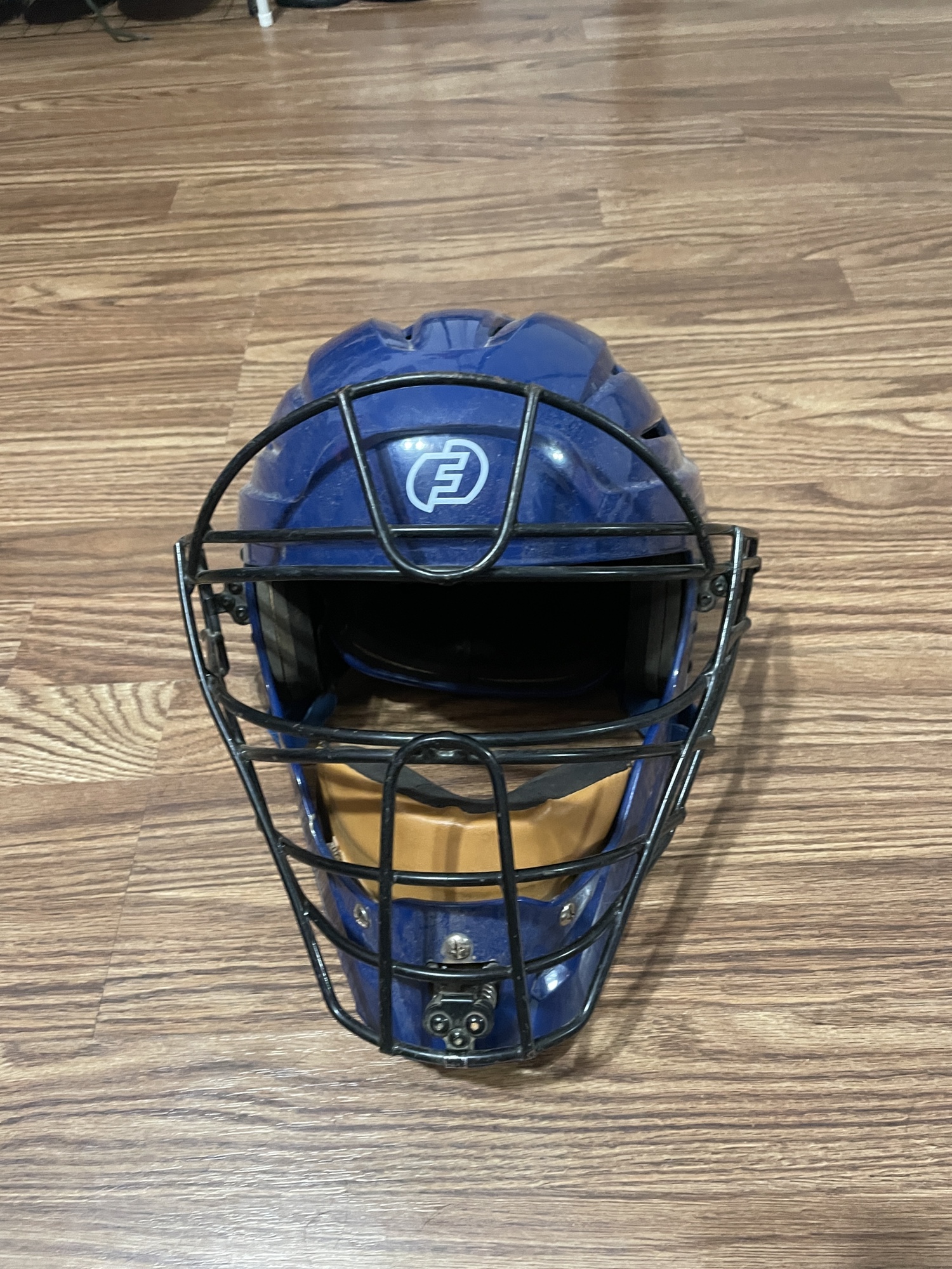 Force 3 Catchers Mask | SidelineSwap