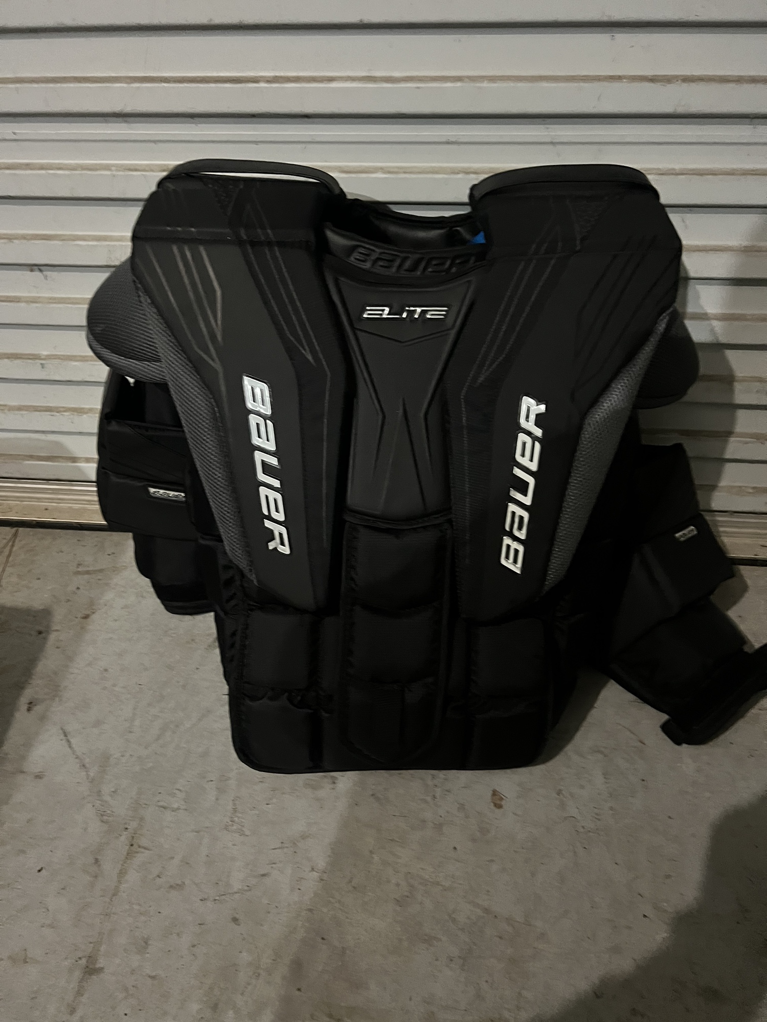 Used XL Bauer Elite Goalie Chest Protector | SidelineSwap