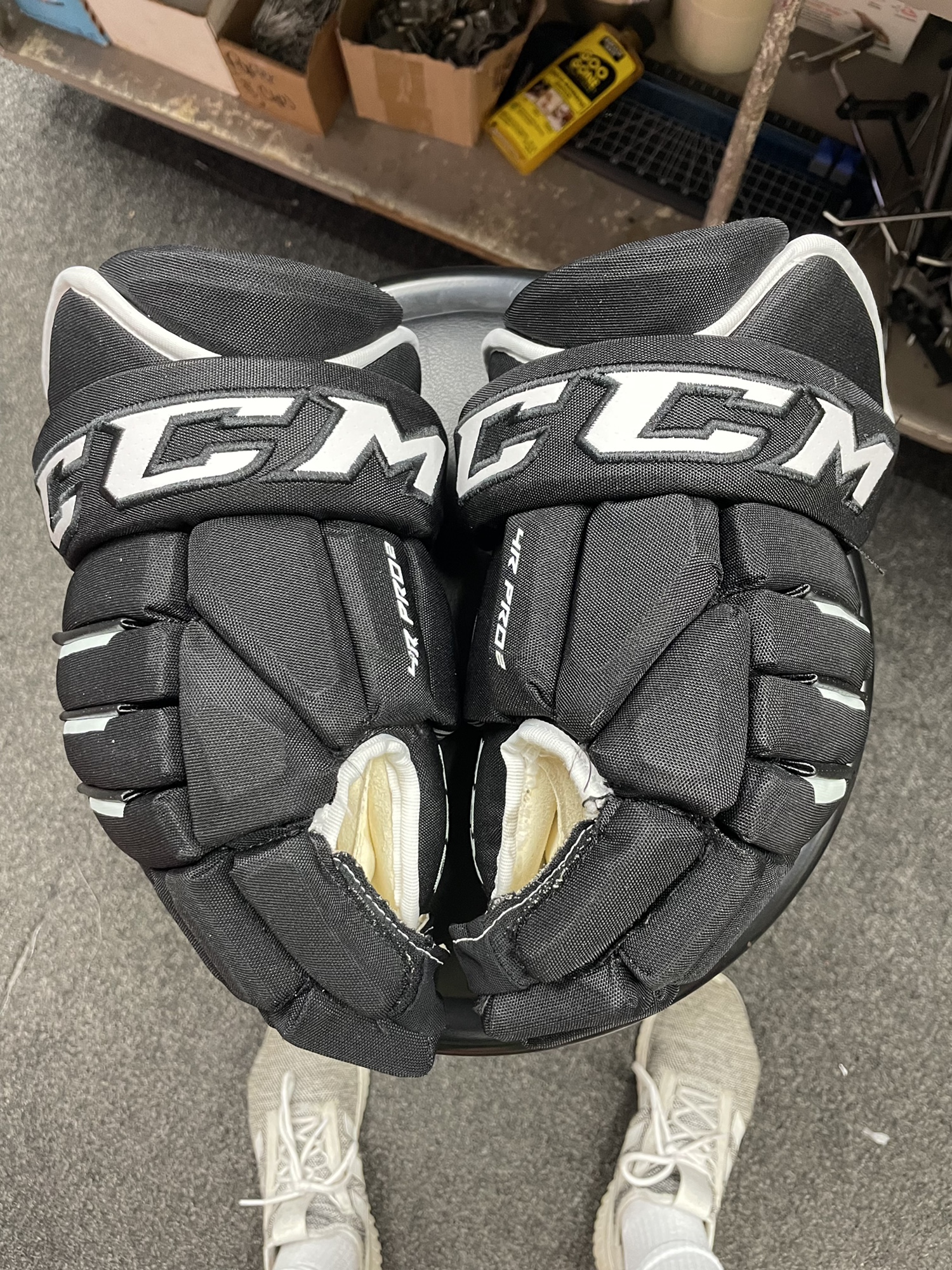 CCM 14" 4R Pro2 Gloves | SidelineSwap