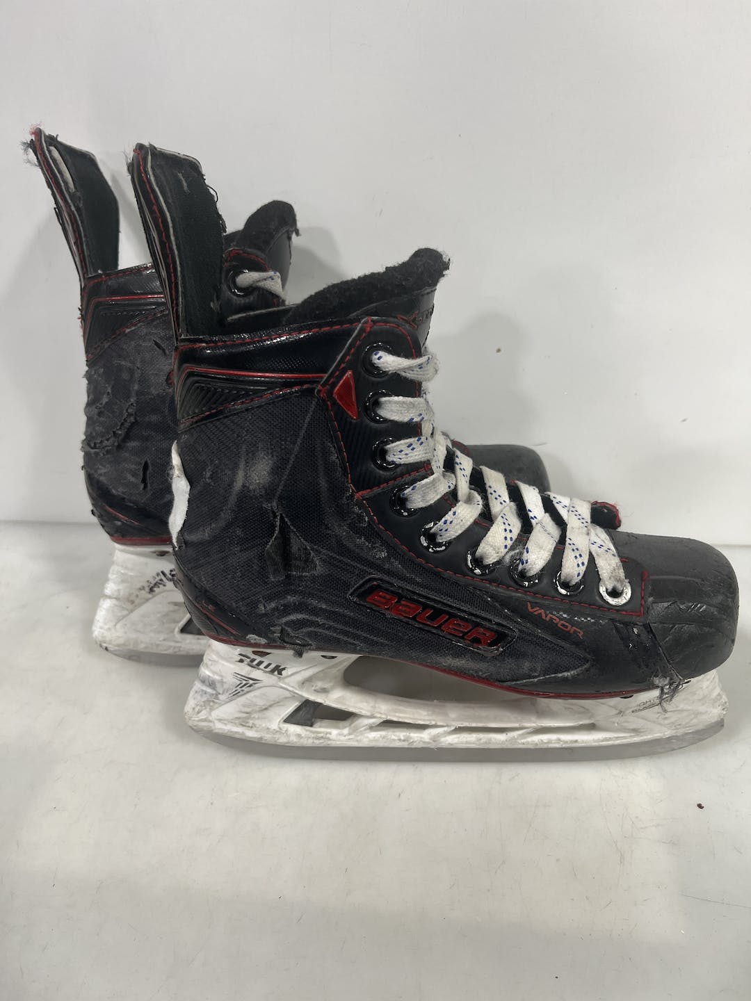 Used Bauer Vap X500 Le Junior 02 Ice Hockey Skates | SidelineSwap