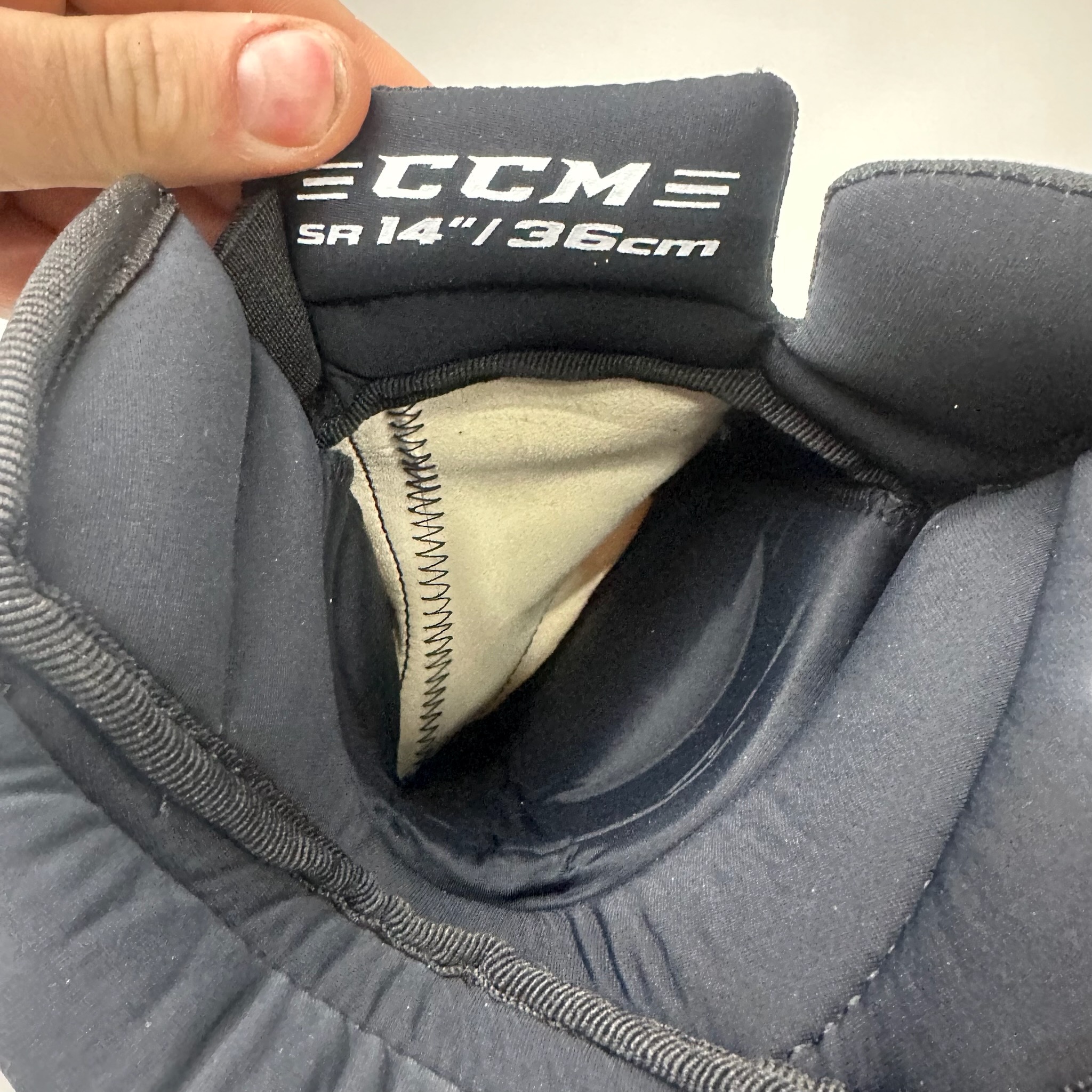 Brand New Black CCM HGCLPSP Gloves Philadelphia Flyers Keith Yandle 14" | SidelineSwap