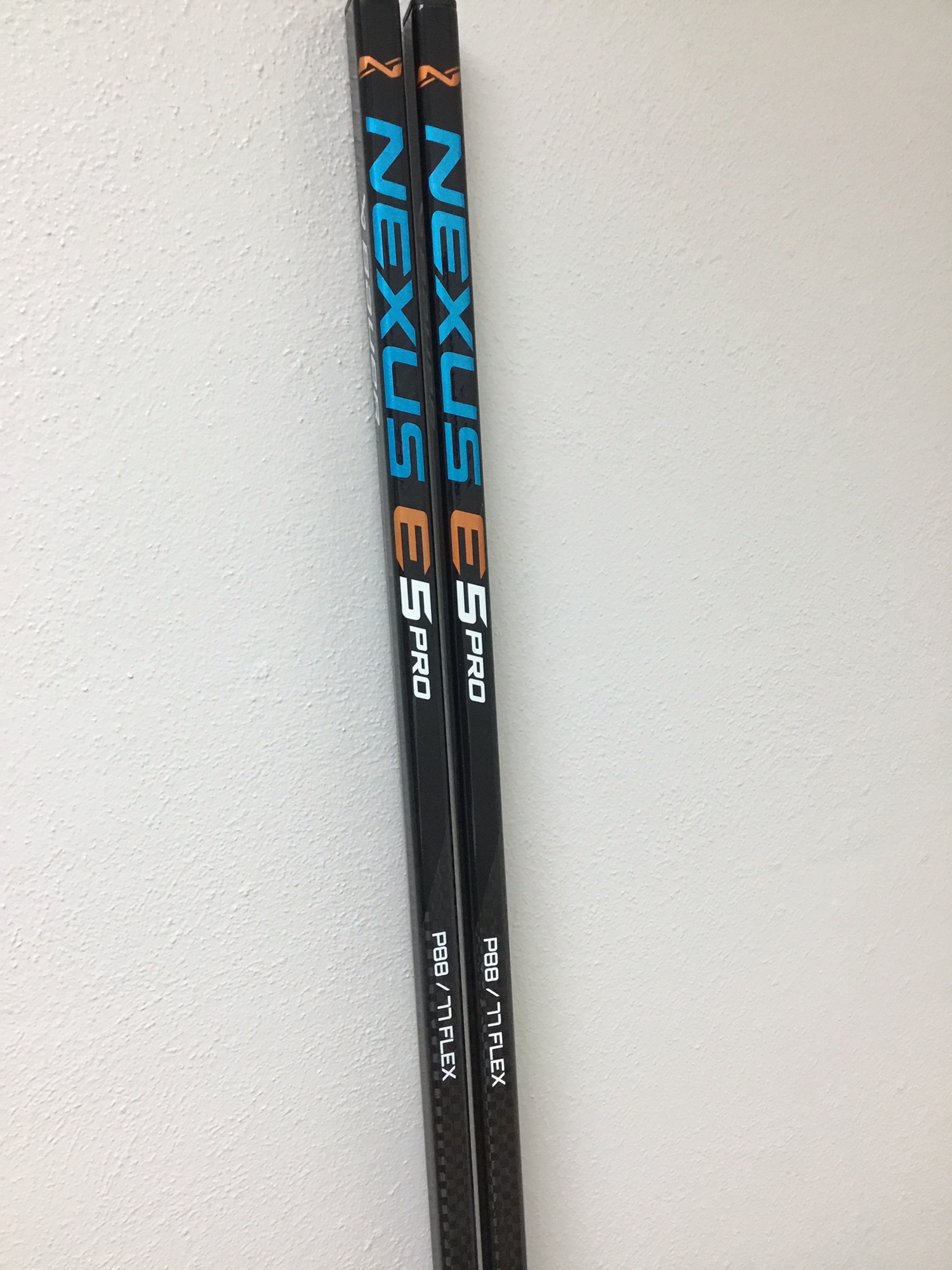 2-pack Nexus E5 Pro Sr RT 77 P88 Hockey Stick | SidelineSwap