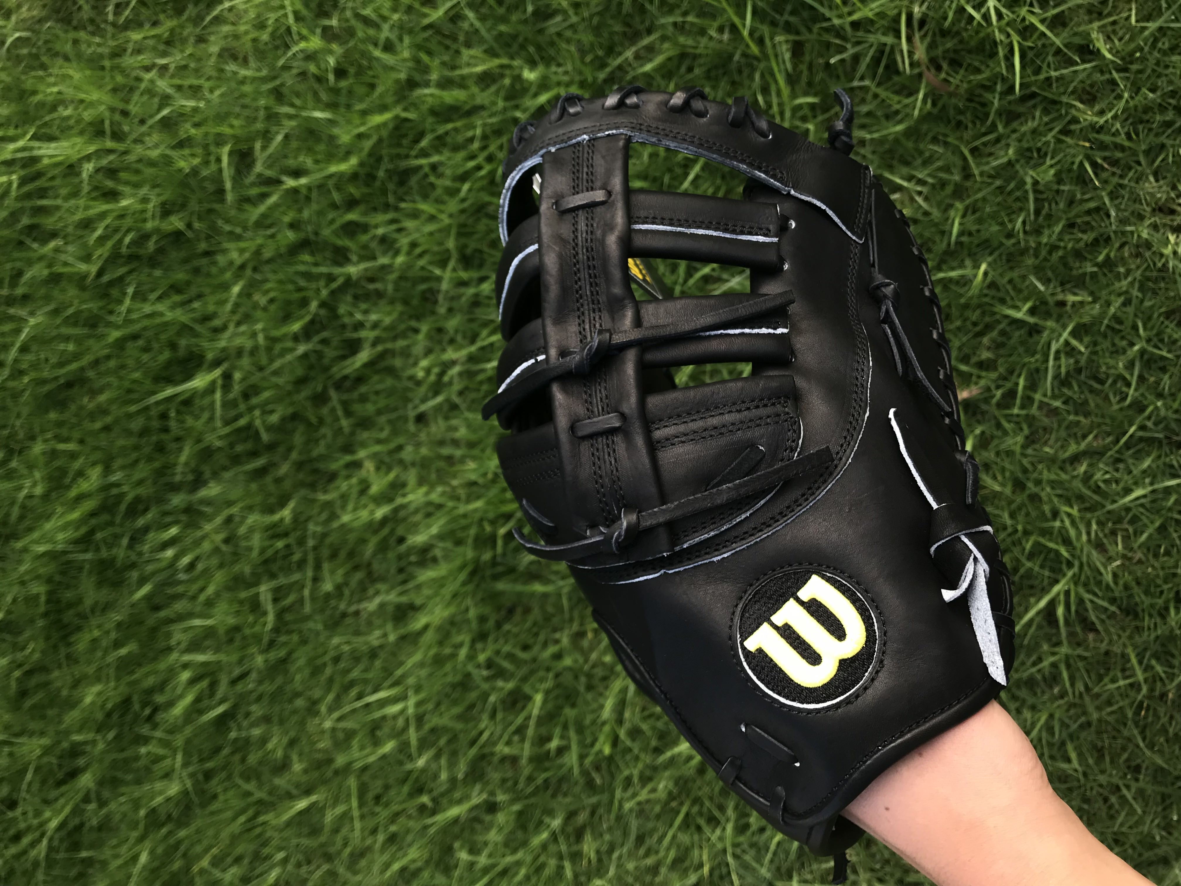 BRAND NEW Wilson A2000 - First Base | SidelineSwap