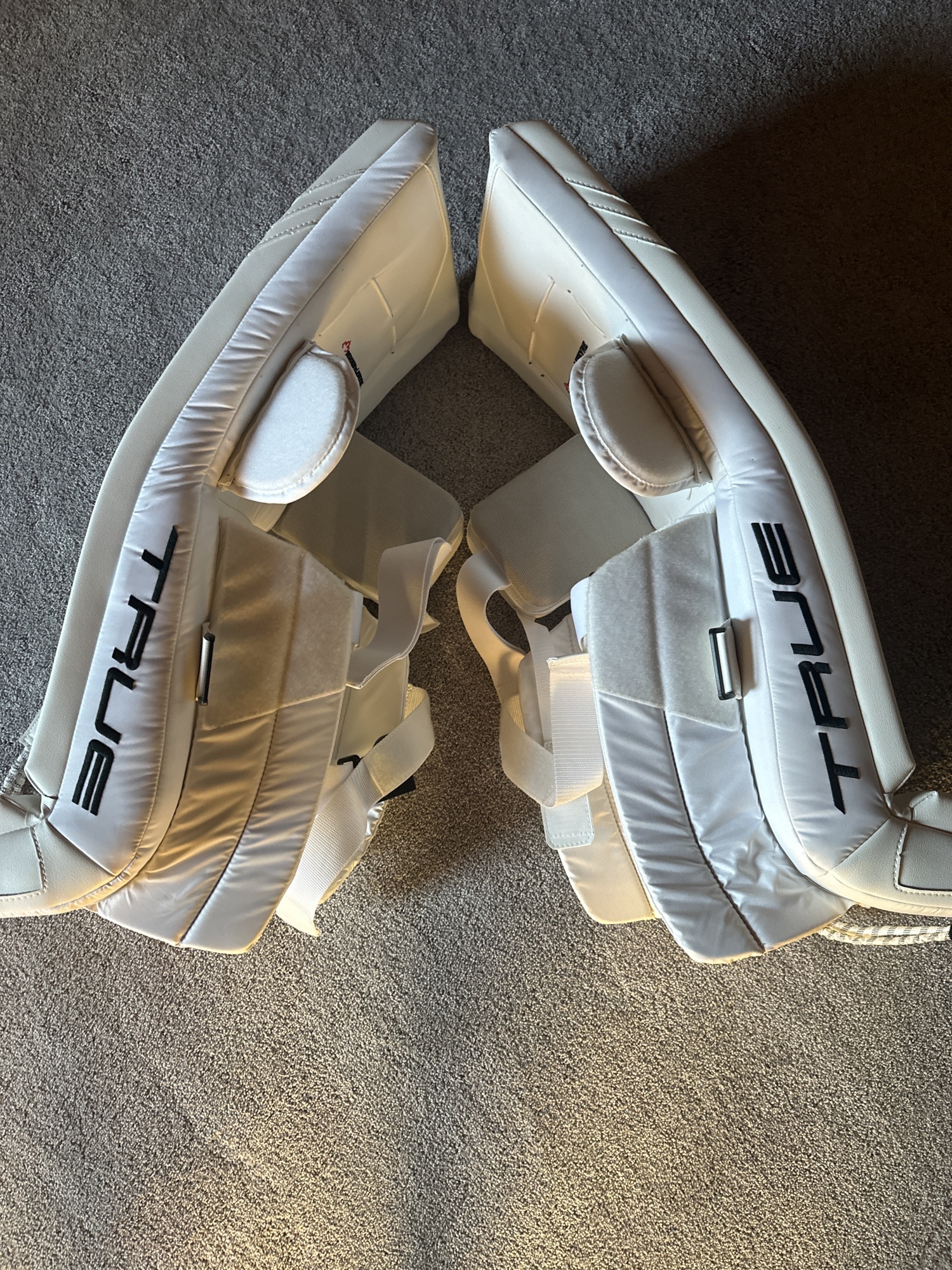 New 34" True L20.2 Goalie Leg Pads | SidelineSwap