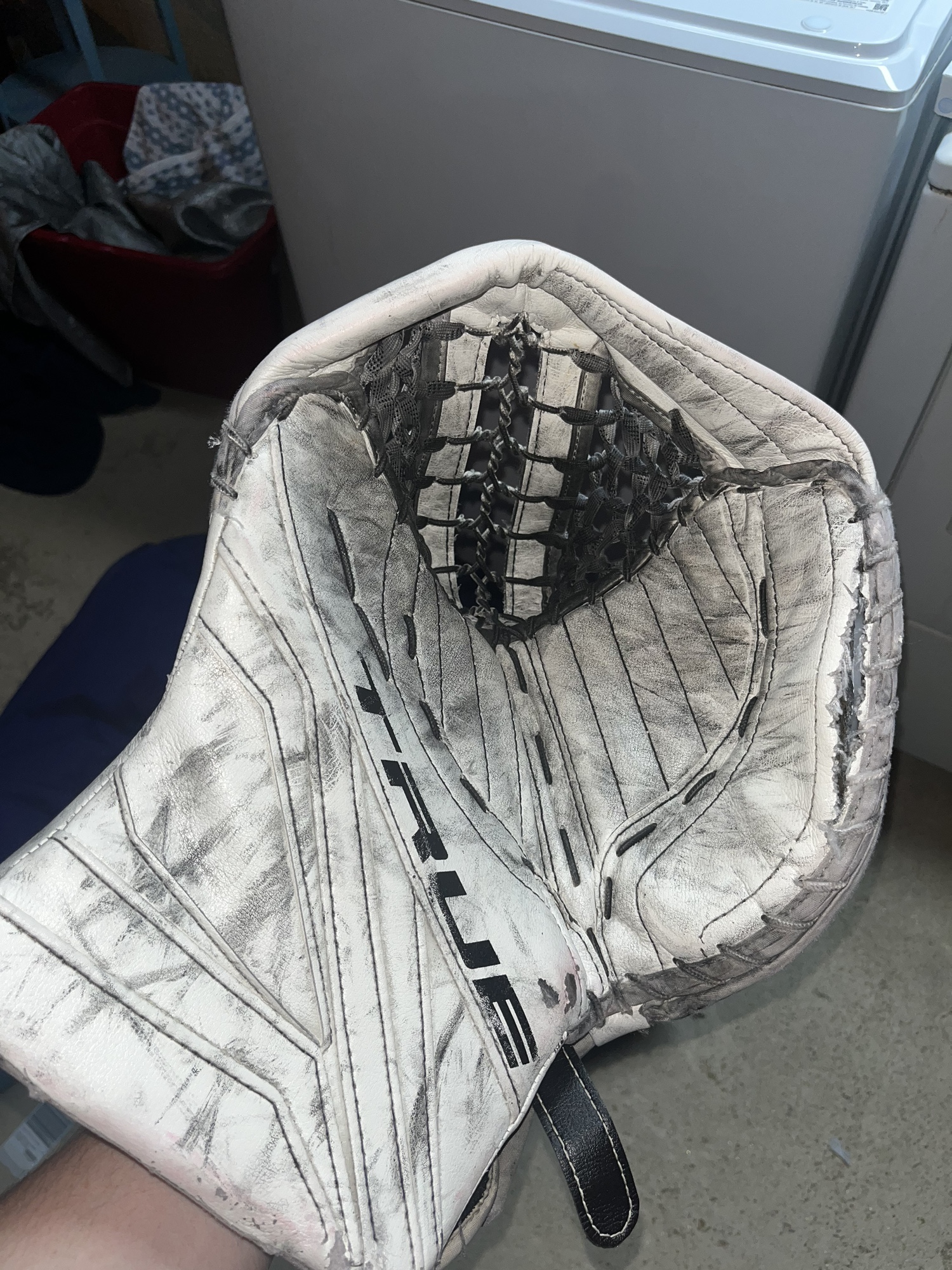Used Regular L12.2 600 Break True Glove | SidelineSwap