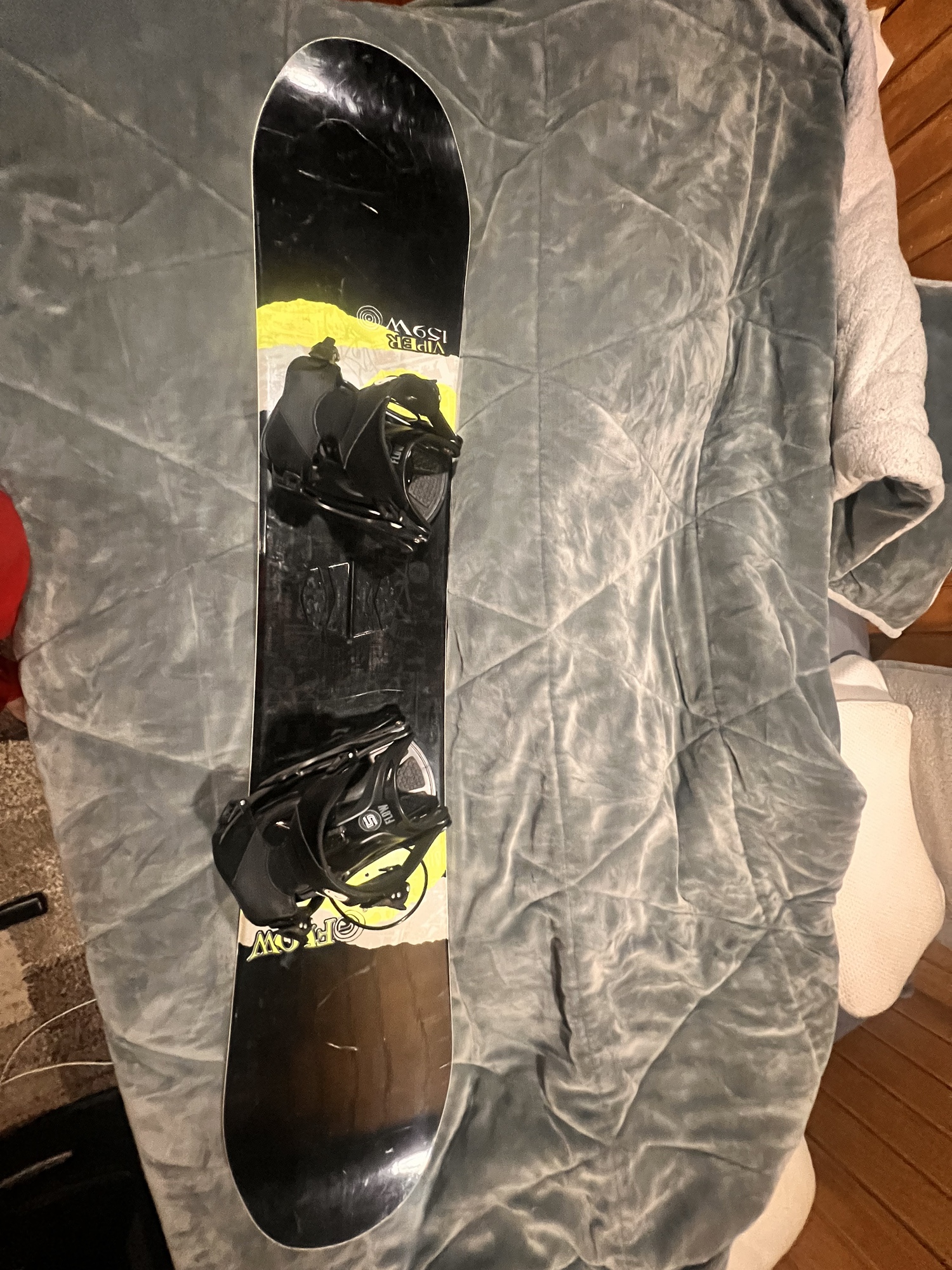 Unisex With Bindings Medium Flex True Twin Snowboard | SidelineSwap
