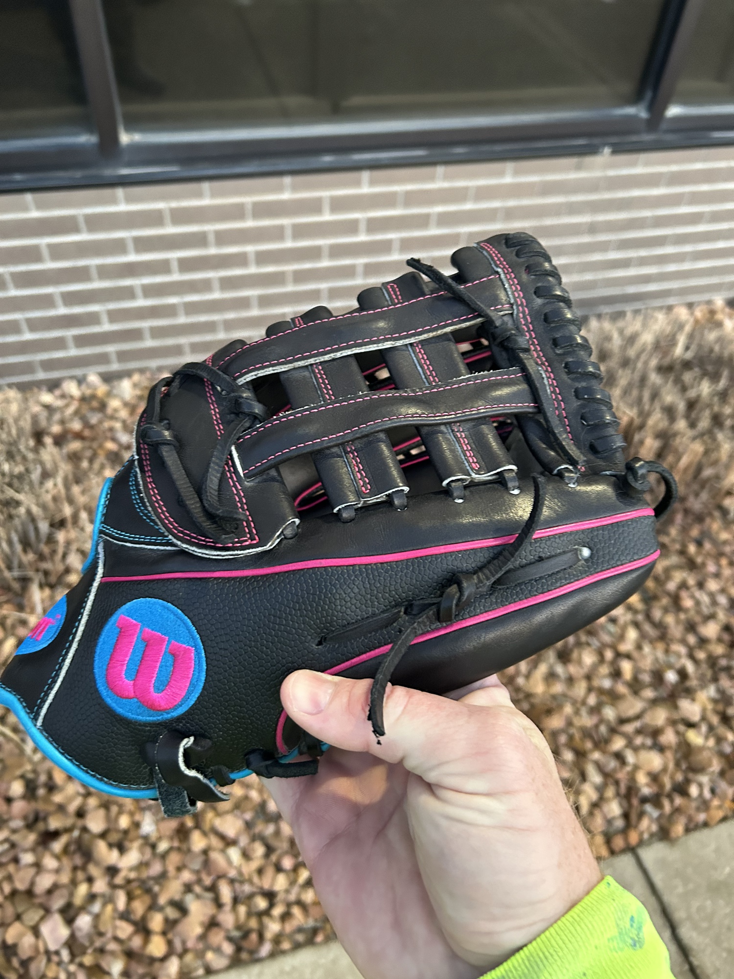 2021 Outfield 13.5" A2000 | SidelineSwap