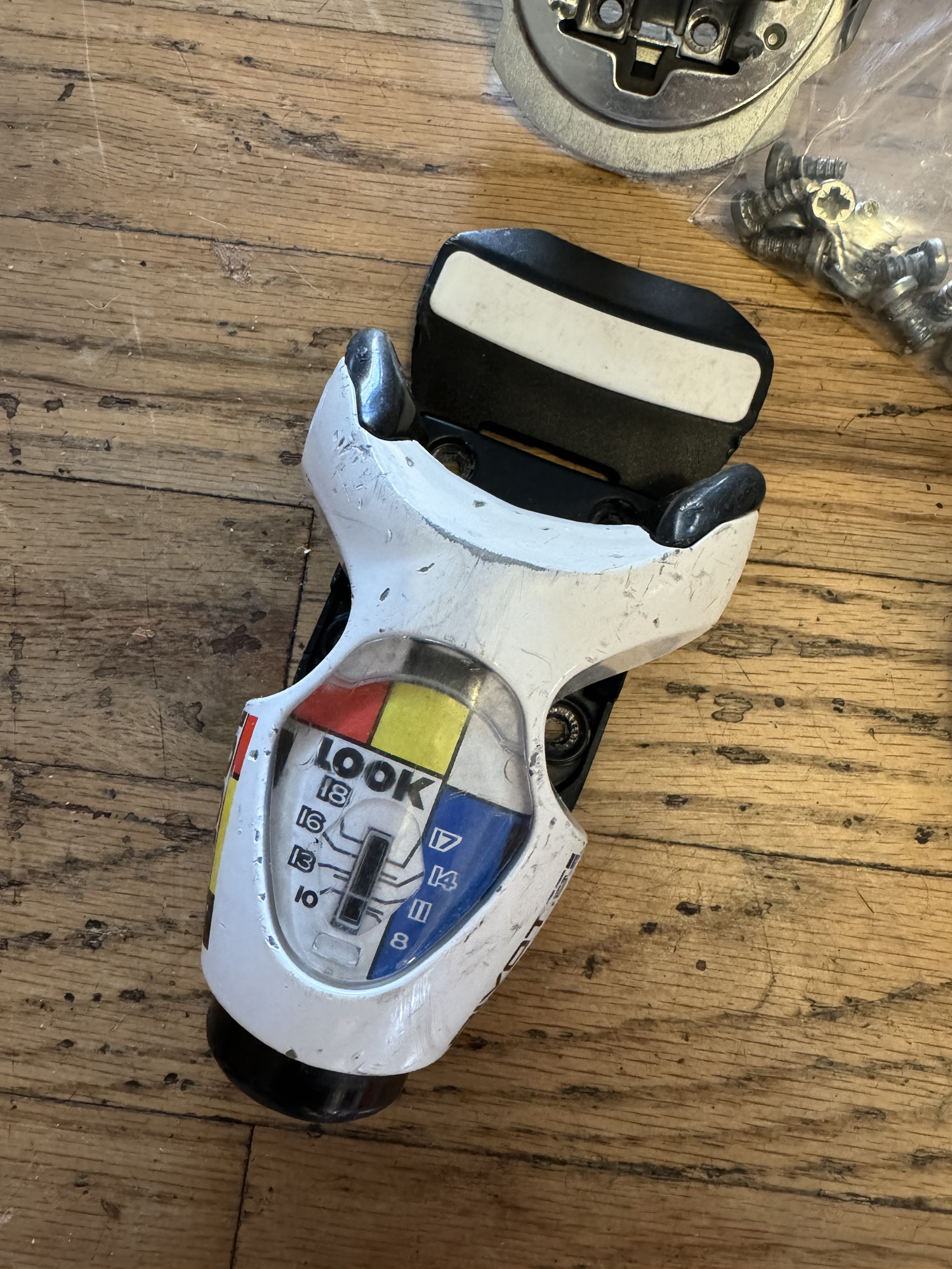 Look Pivot 18 Ski Bindings | SidelineSwap