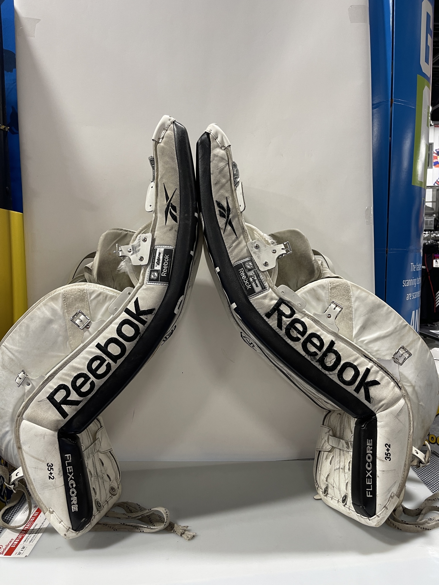 35" Reebok 18K Goalie Leg Pads | SidelineSwap