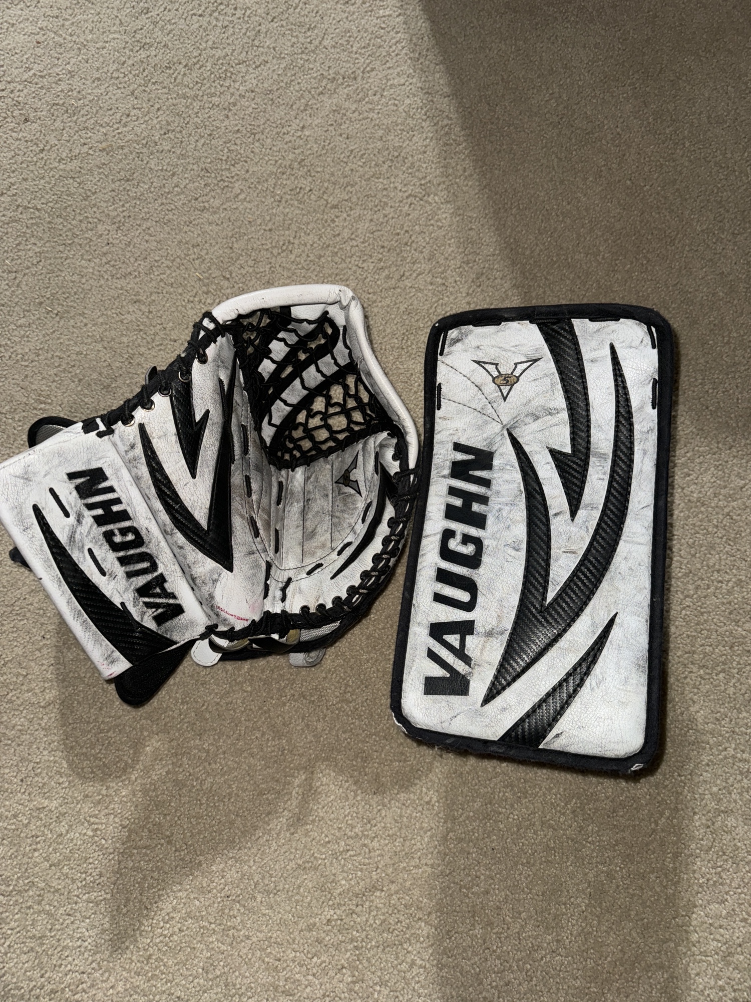 Intermediate Vaughn Velocity V5 Blocker and Glove | SidelineSwap
