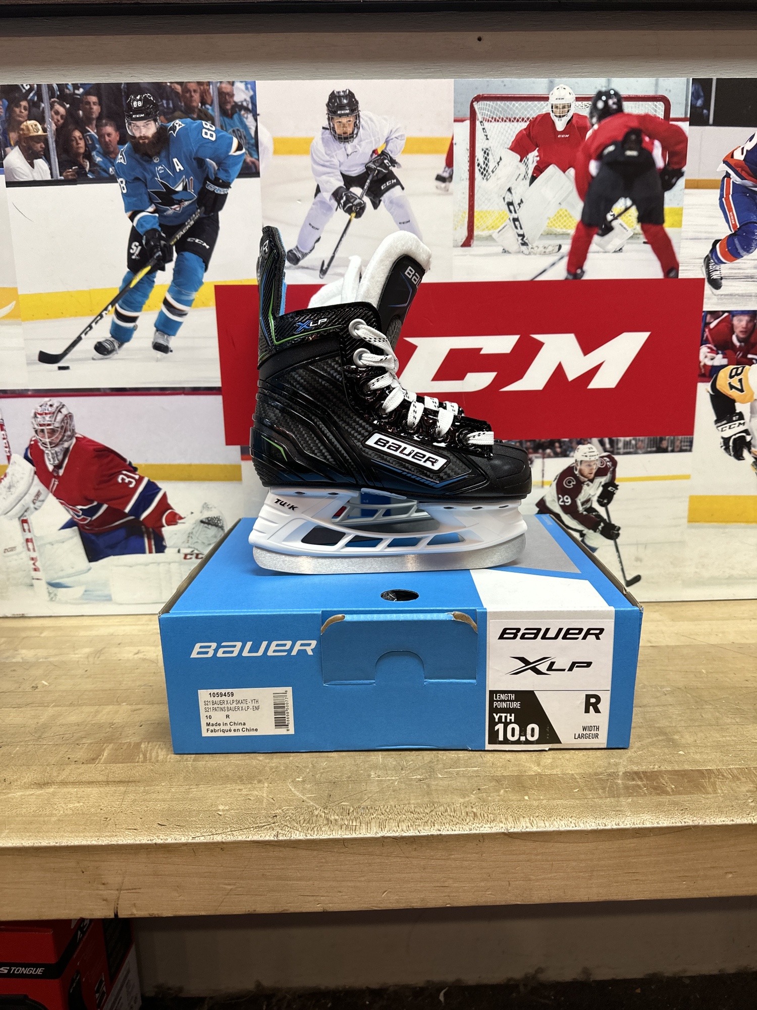 Youth Bauer Size 10 XLP Hockey Skates | SidelineSwap