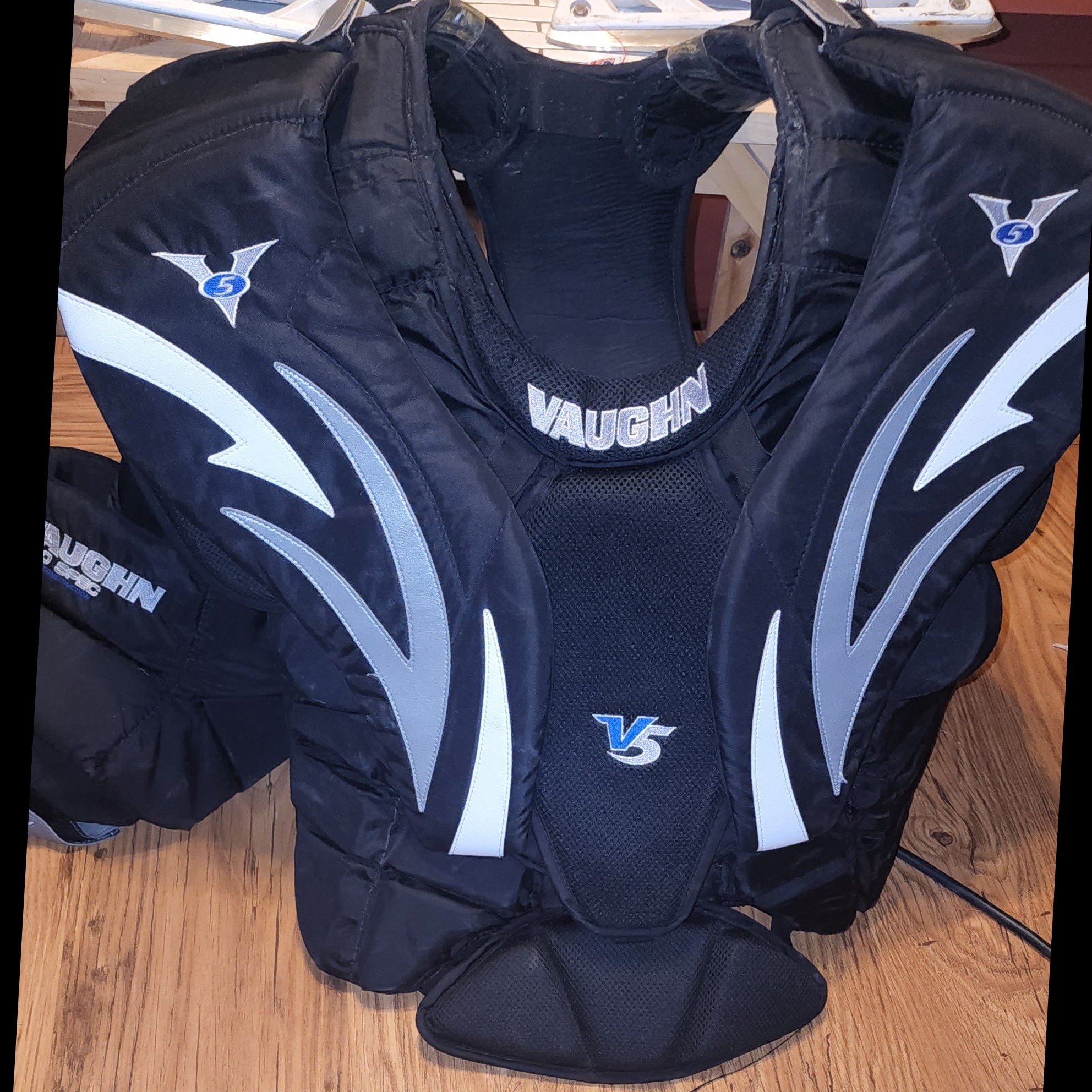 SR Med/LG Vaughn Velocity V5 Chest protector | SidelineSwap