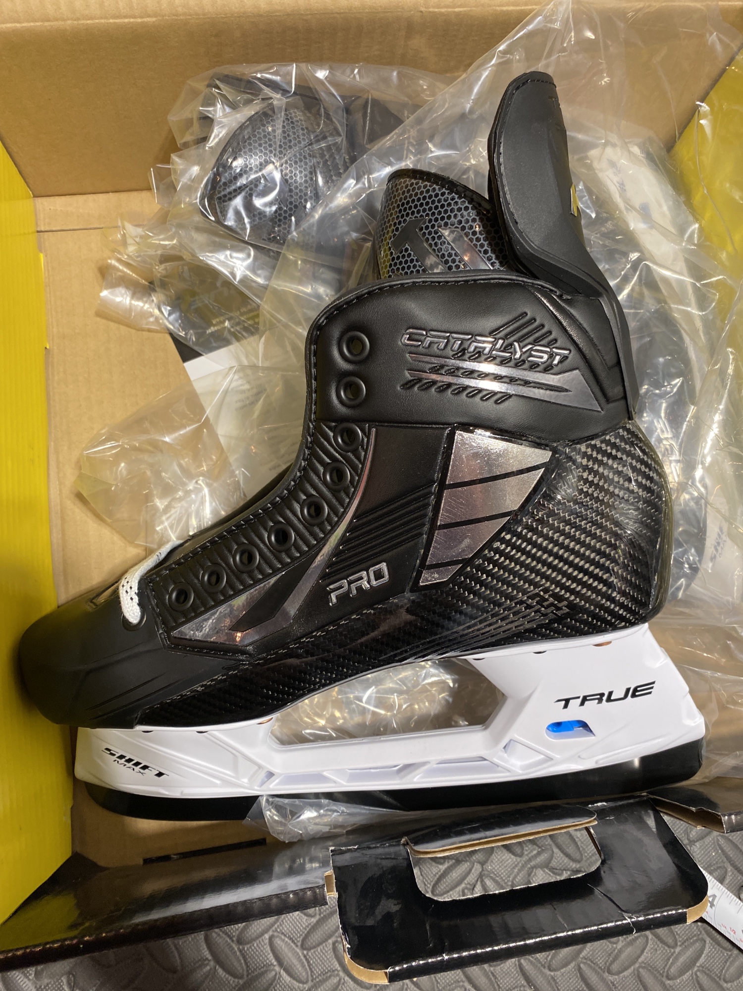 New True Catalyst Pro Hockey Skate Mason Marchment 9R | SidelineSwap