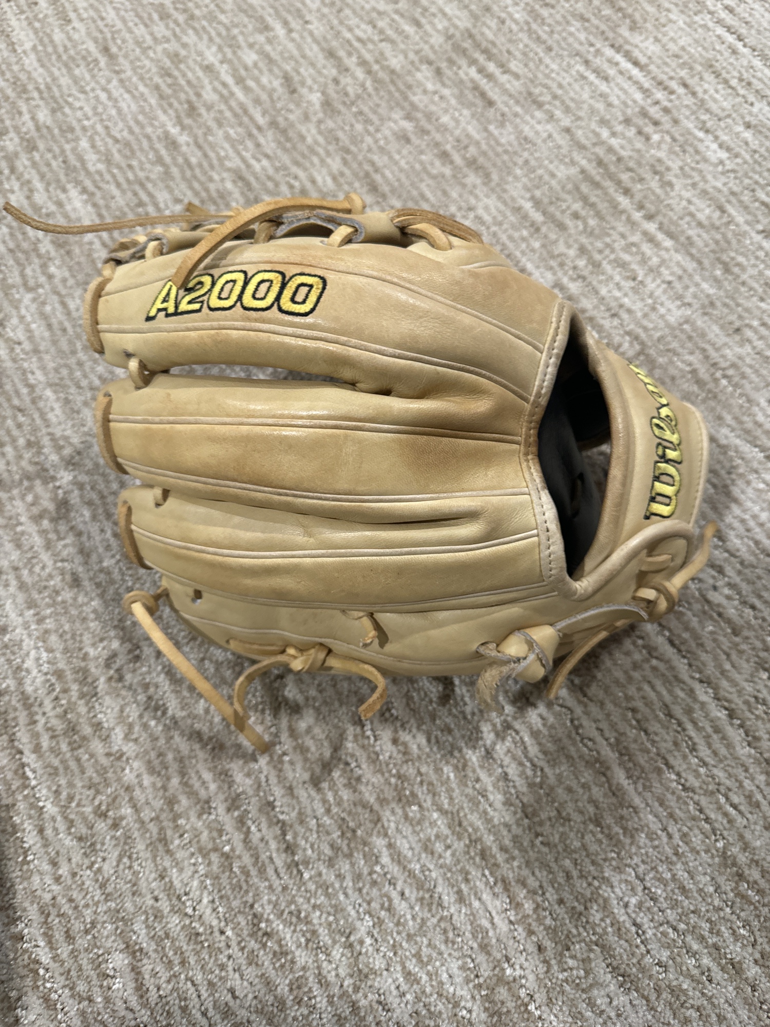 Infield 11.5" Wilson A2000 Baseball Glove | SidelineSwap