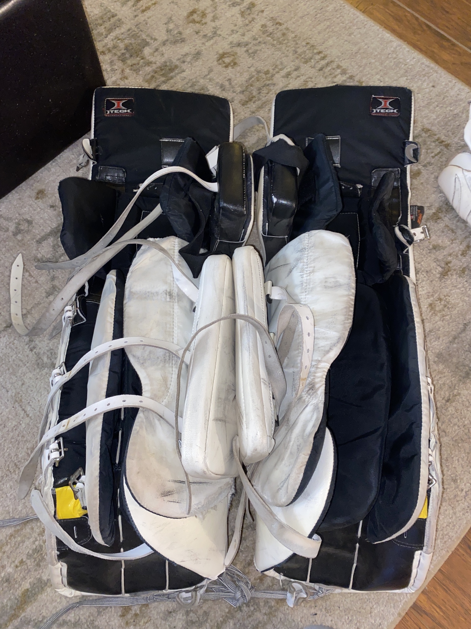 36" Itech GP XR10 Pro Goalie Leg Pads And Glove/blocker Set | SidelineSwap