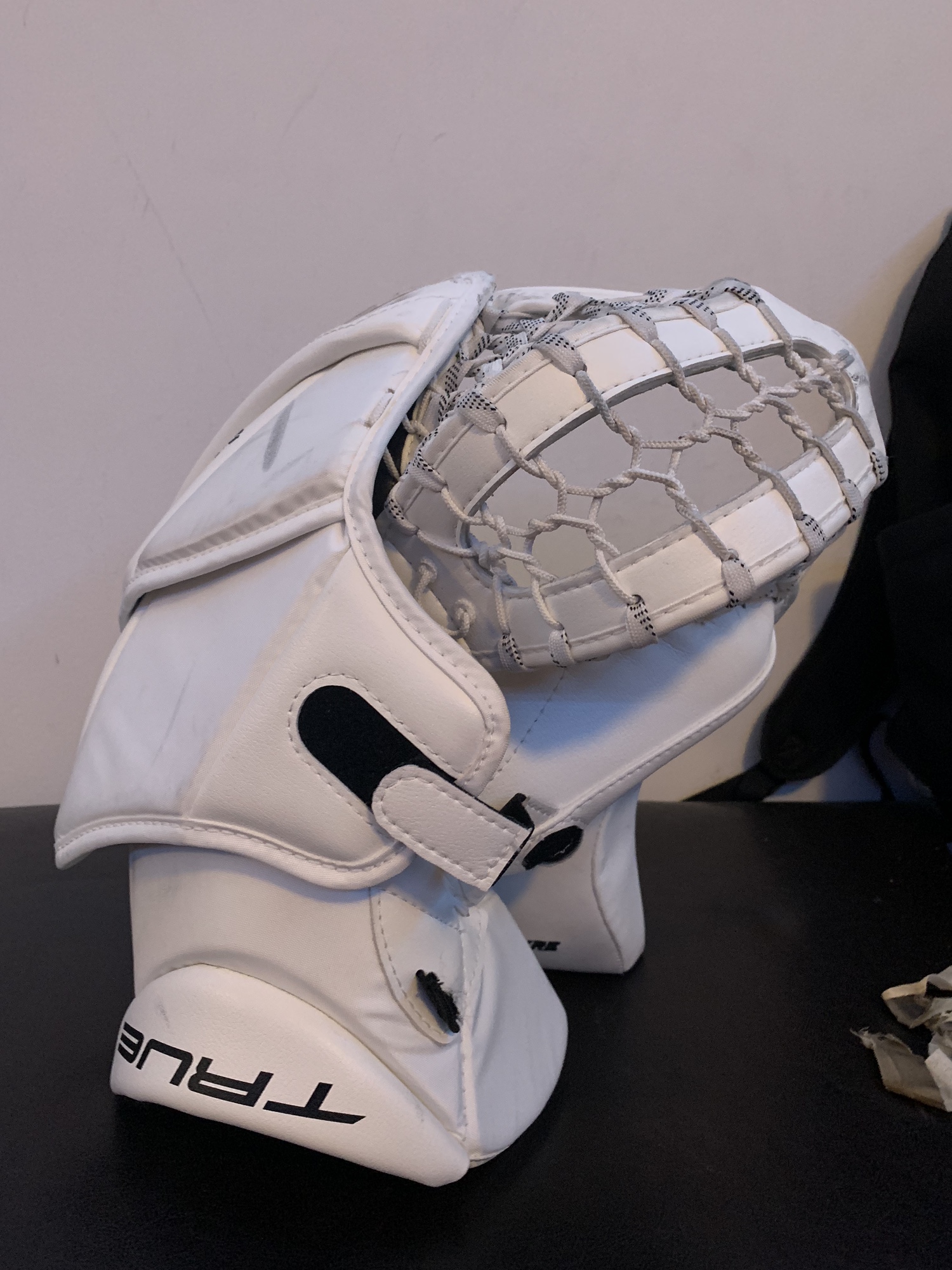 Like new True Catalyst 9x3 Goalie Glove | SidelineSwap