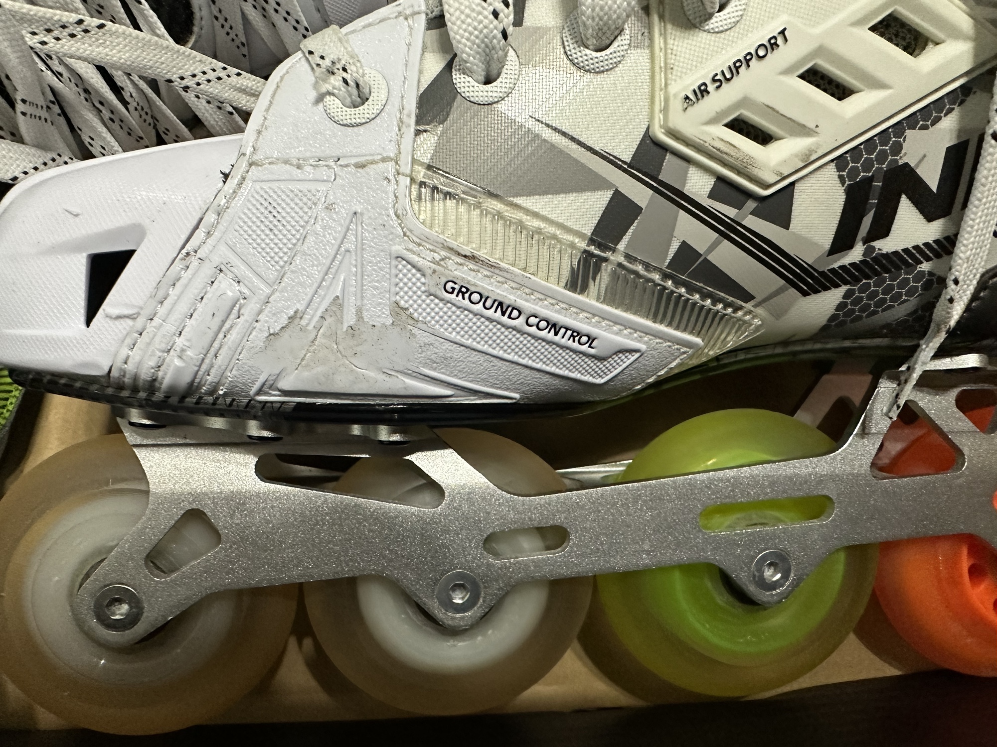 Used Mission Wide Width Size 9 Inhaler WM02 Inline Skates | SidelineSwap