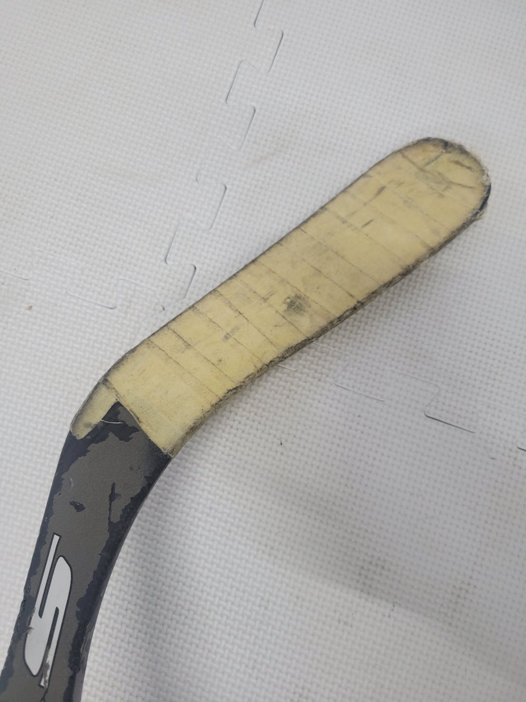 Used Easton Synergy 85 Flex Pattern P29 Senior One Piece Sticks ...