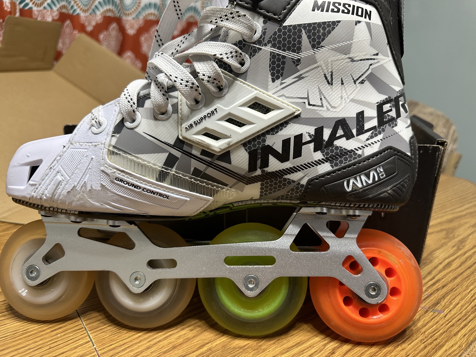 Used Mission Wide Width Size 9 Inhaler WM02 Inline Skates | SidelineSwap