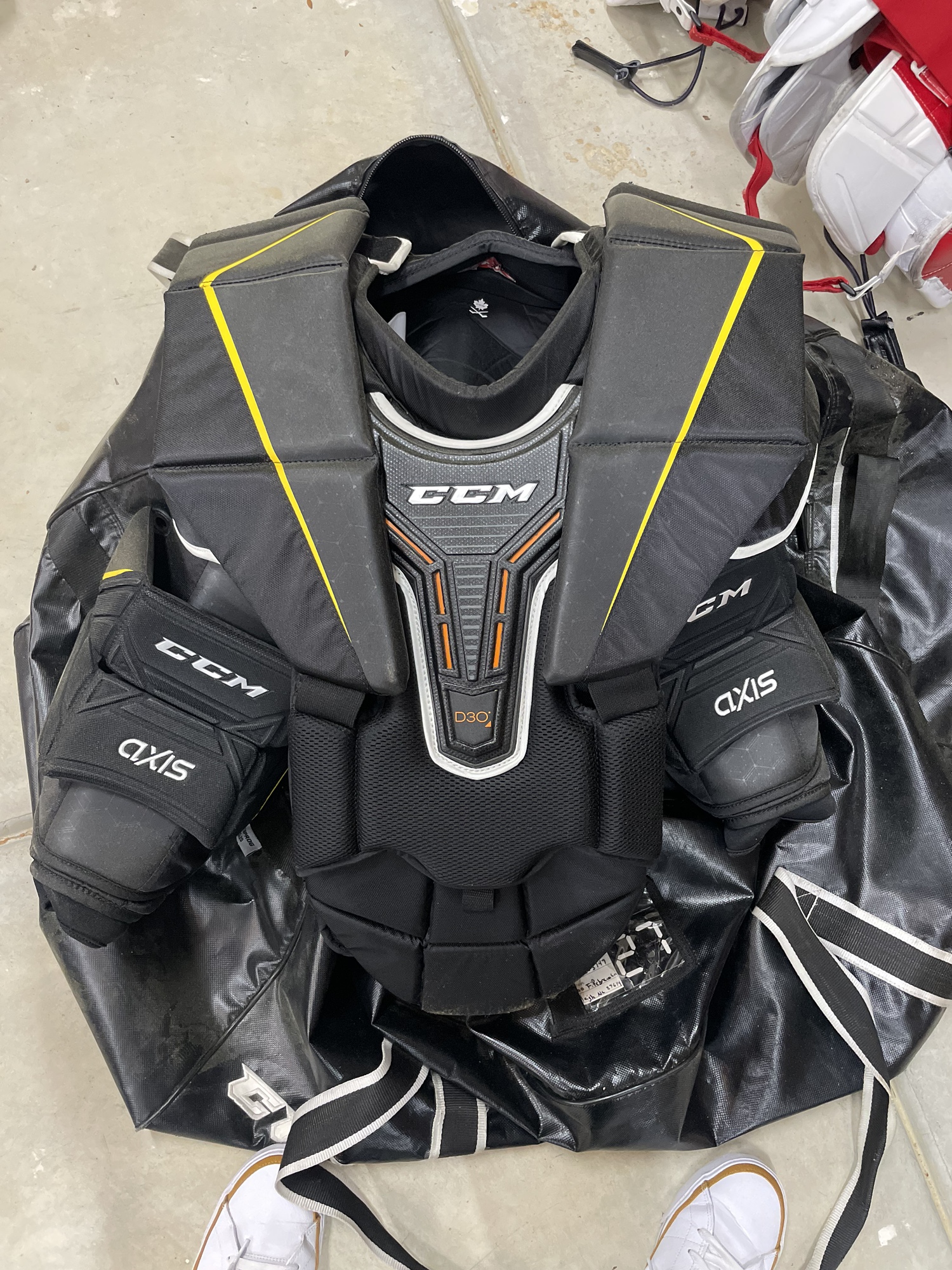 New Large CCM Pro Stock Axis pro Goalie Chest Protector | SidelineSwap