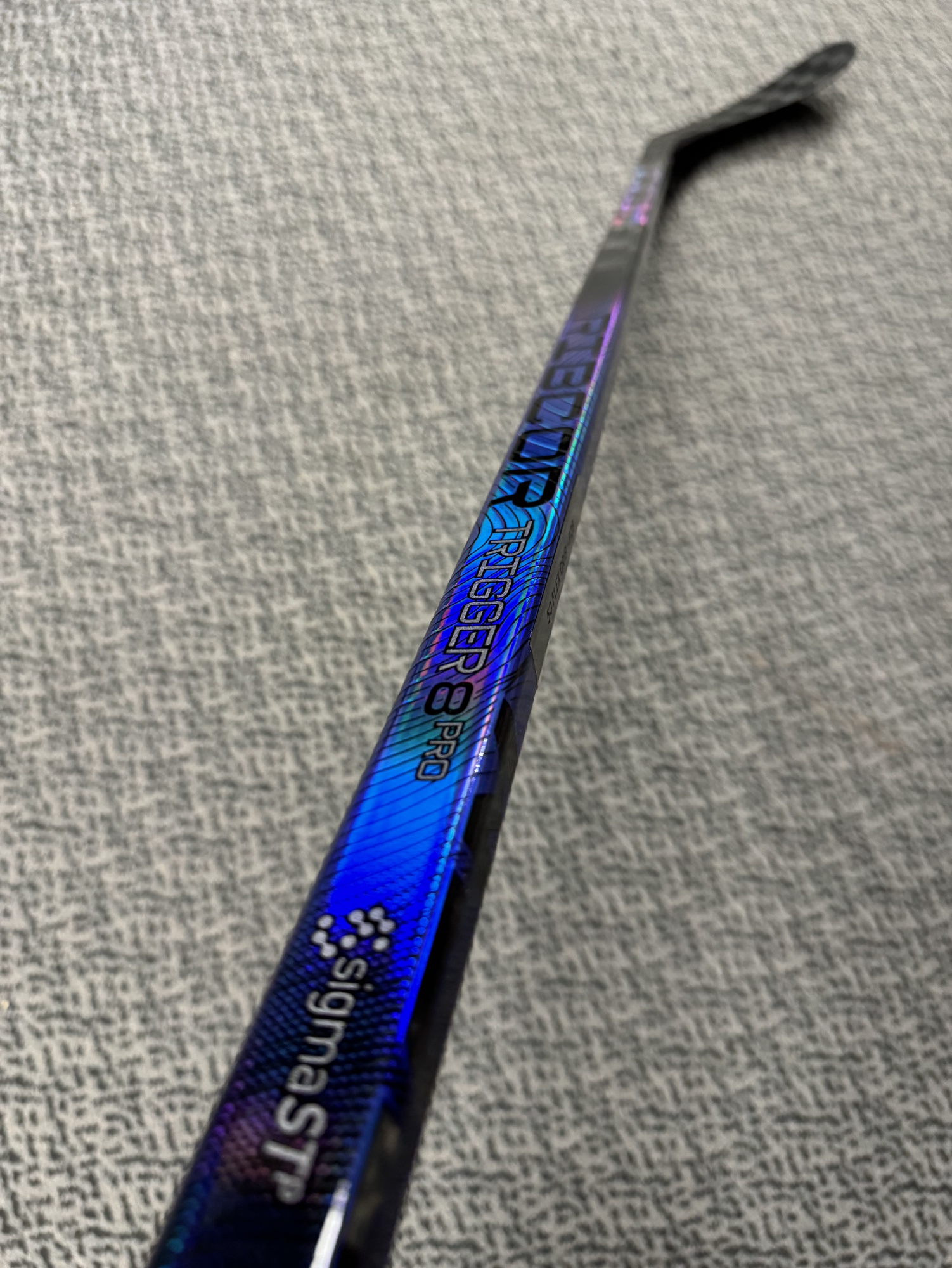 CCM Trigger 8 Pro 50 flex P28 curve right hand stick | SidelineSwap