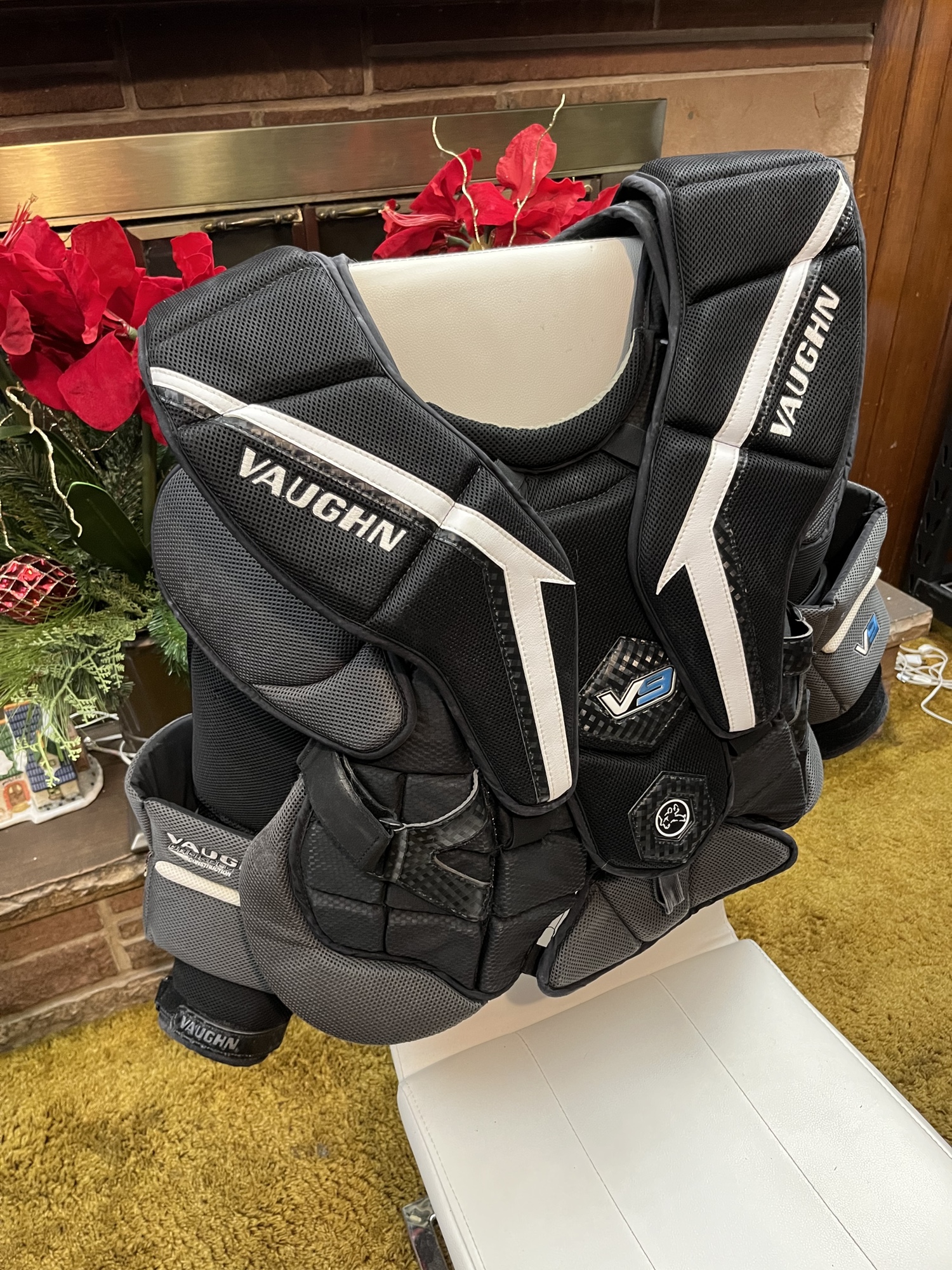 Vaughn V9 Pro Carbon Chest Protector | SidelineSwap