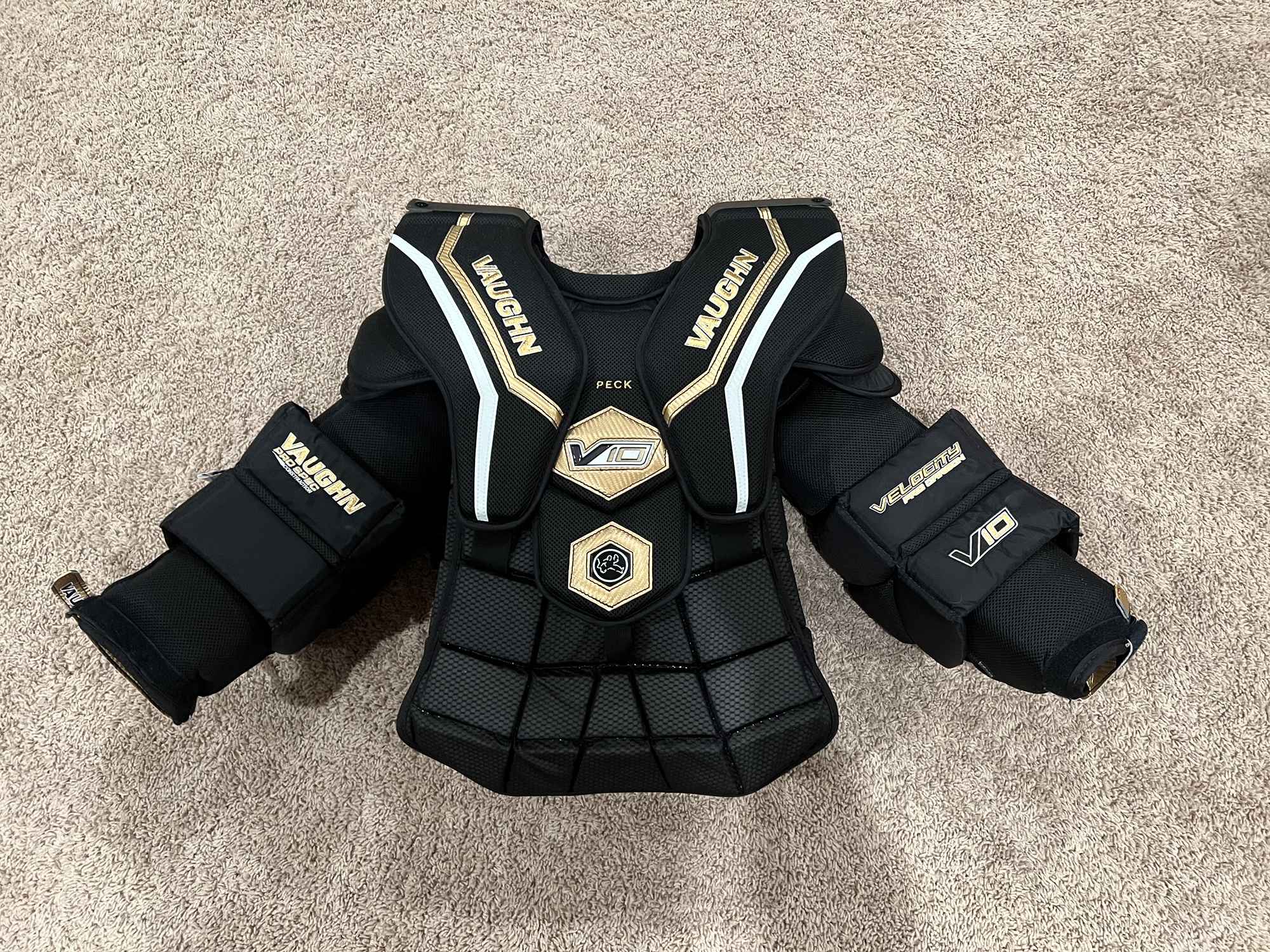 New XL Vaughn Pro Stock V10 Pro Carbon Goalie Chest Protector ...