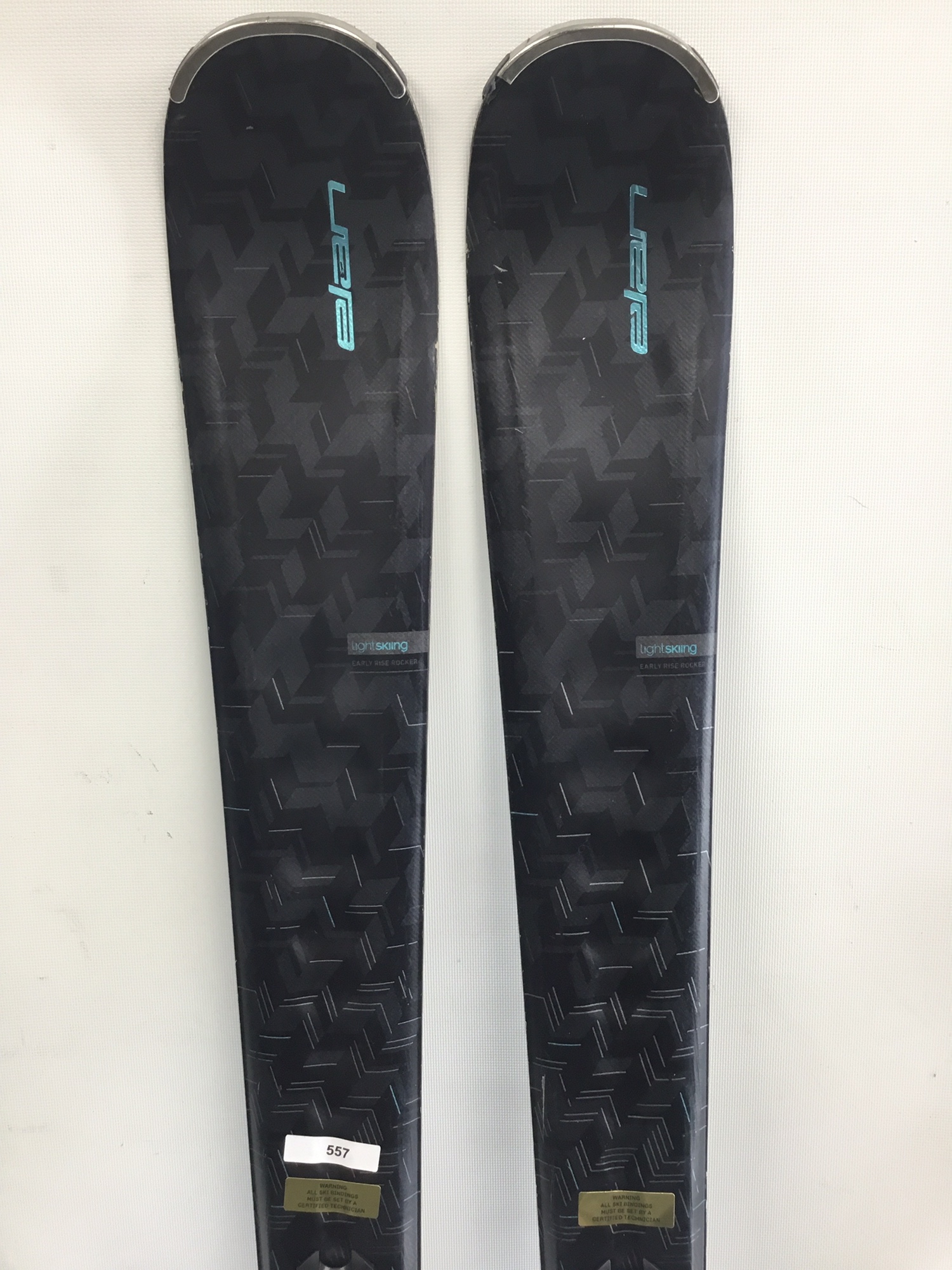 146 Elan Black Magic Skis | SidelineSwap