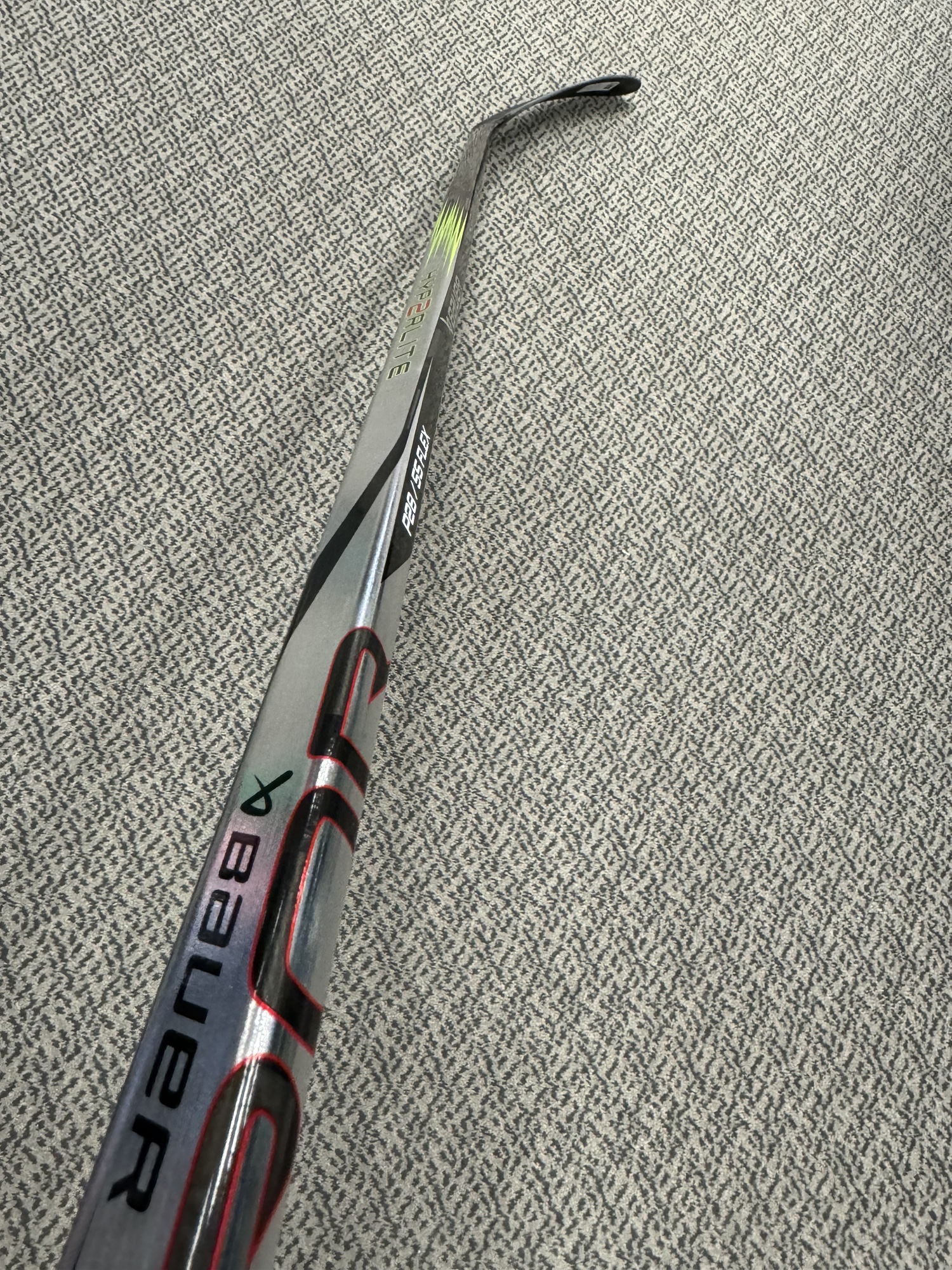 Bauer Hyperlite 2 55 flex P28 curve left hand stick | SidelineSwap