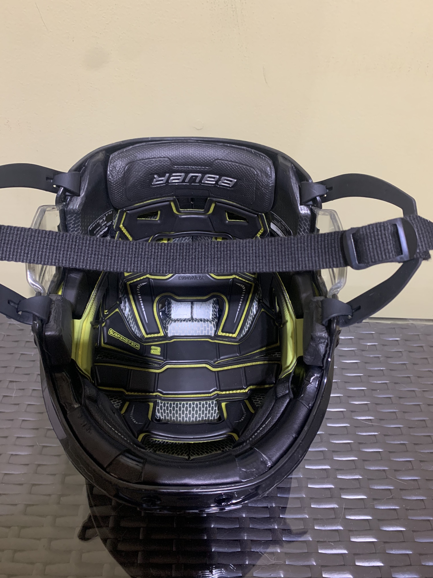 New Large Bauer Re-Akt 100 Helmet HECC THE END OF 05/2021 | SidelineSwap