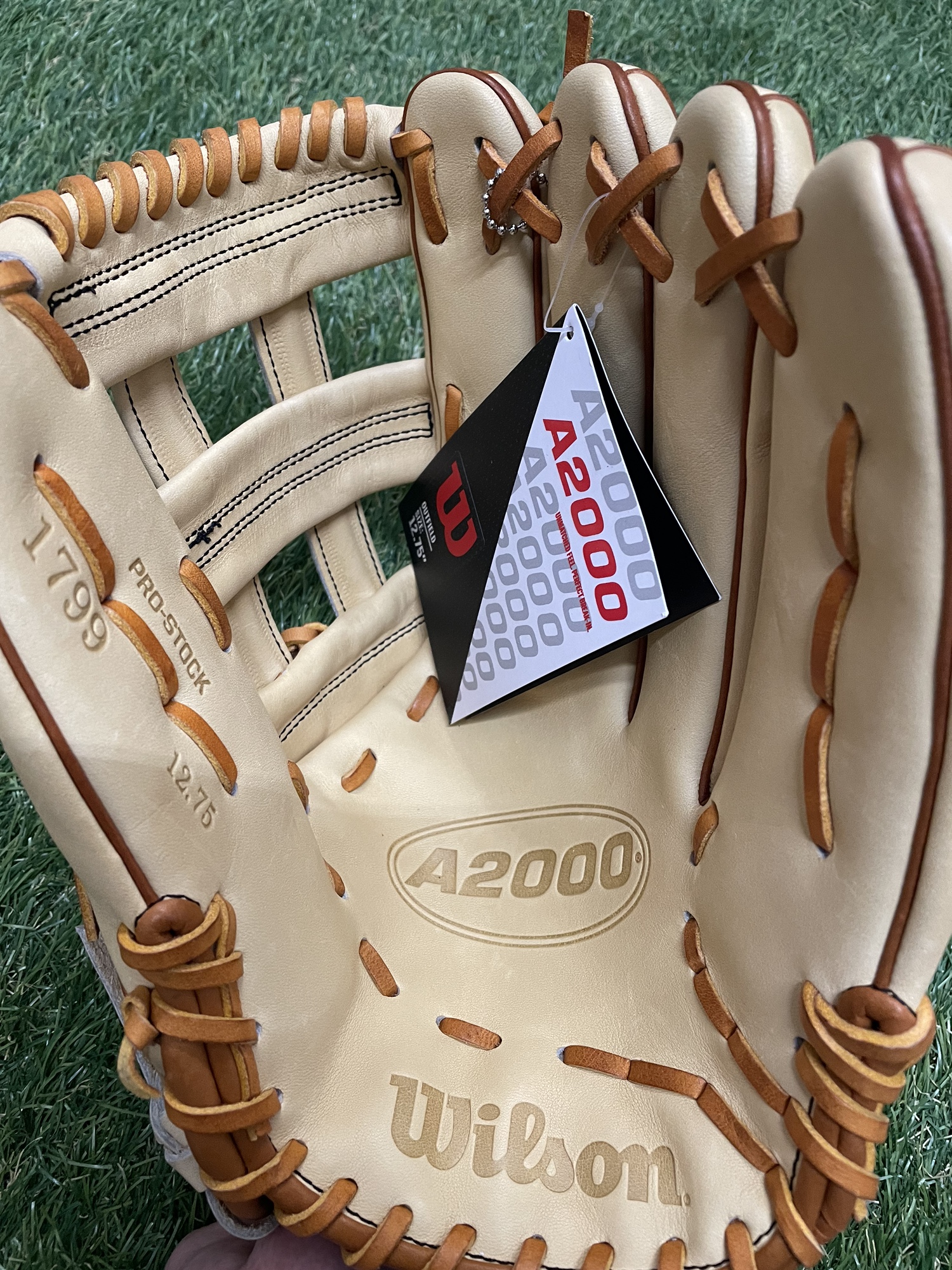 Outfield 12.75" A2000 1799 Baseball Glove | SidelineSwap