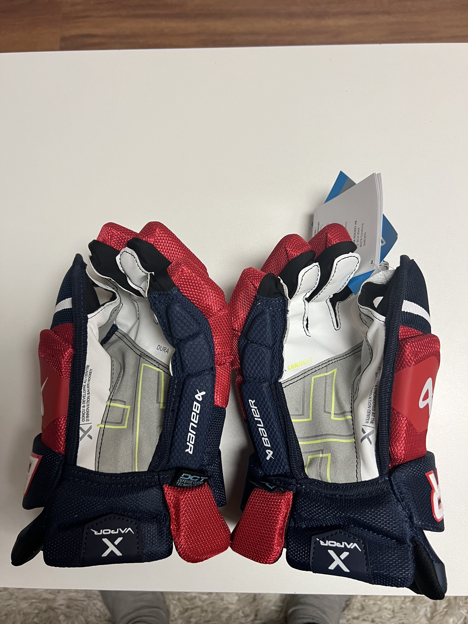 NEW Bauer Hyperlite Gloves | SidelineSwap
