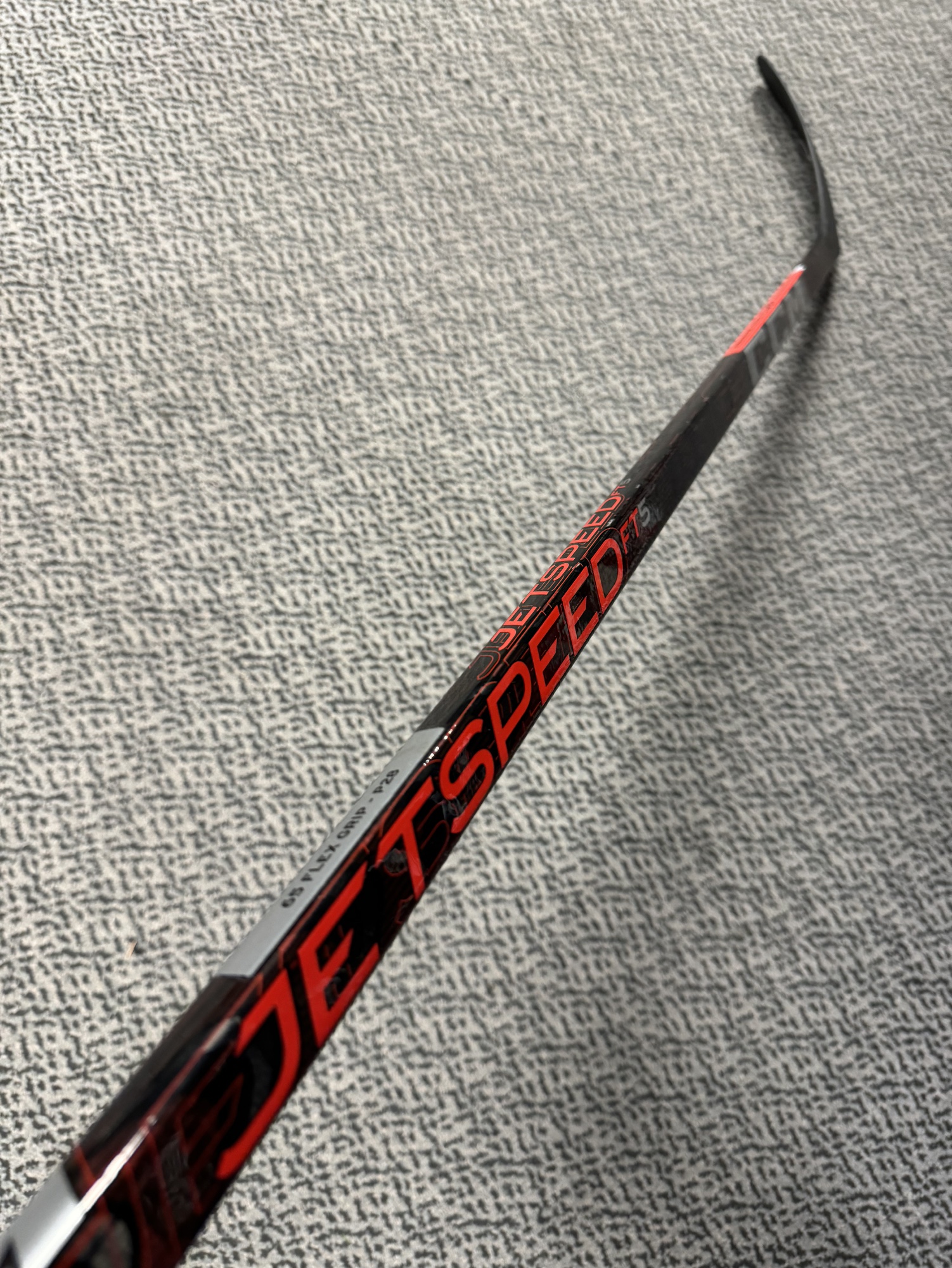 CCM Jetspeed FT5 65 Flex P28 curve right hand stick | SidelineSwap