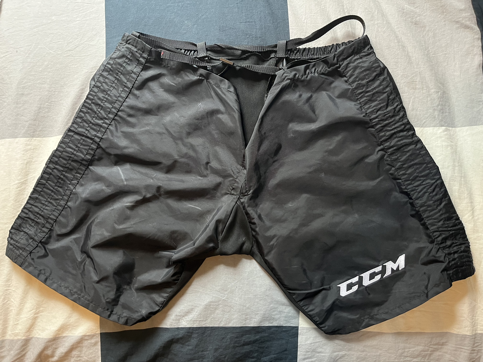 CCM Goalie Pant Shell L/XL | SidelineSwap