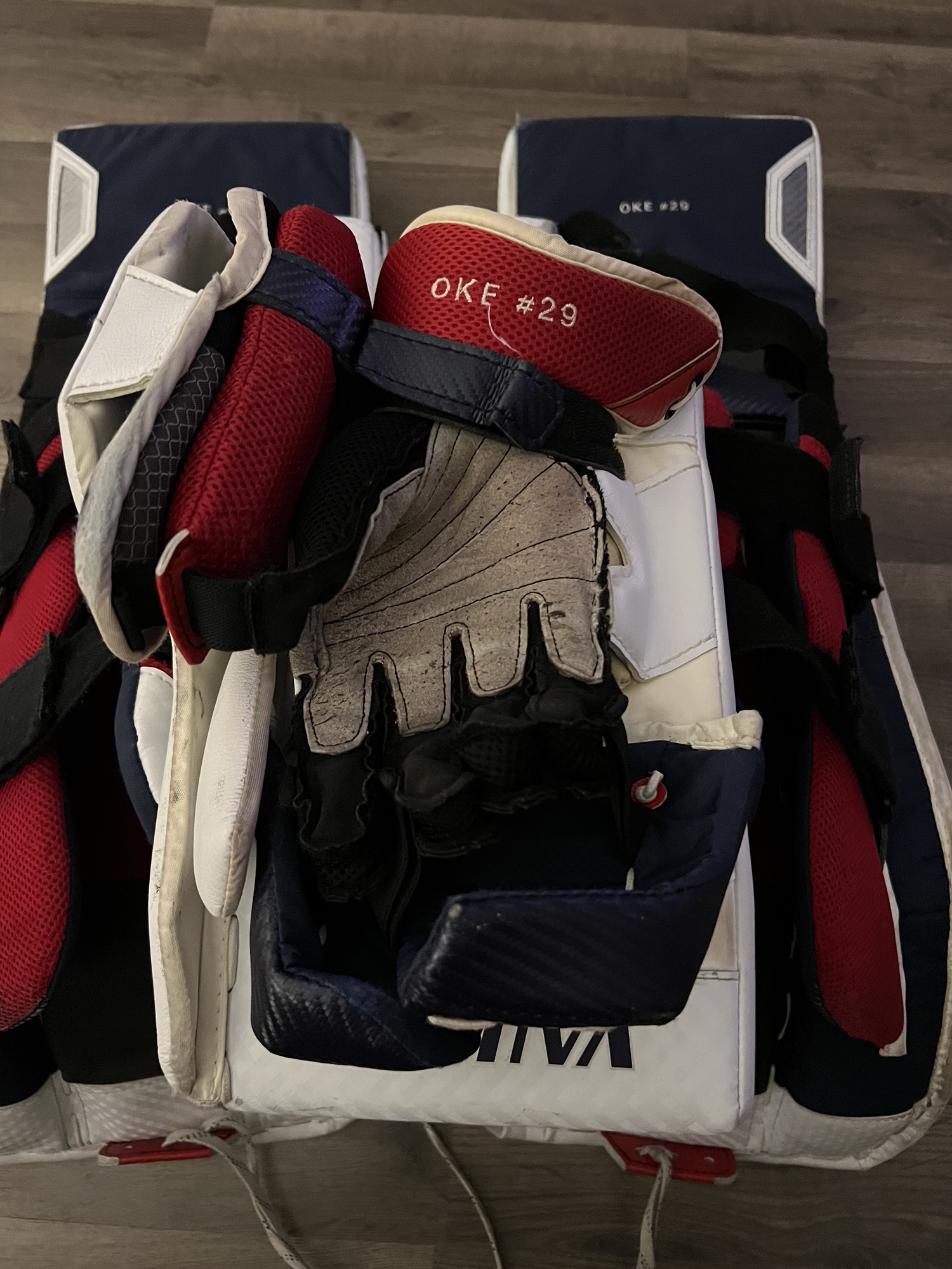 OHL Pro Stock Vaughn SLR3 goalie pads full set | SidelineSwap