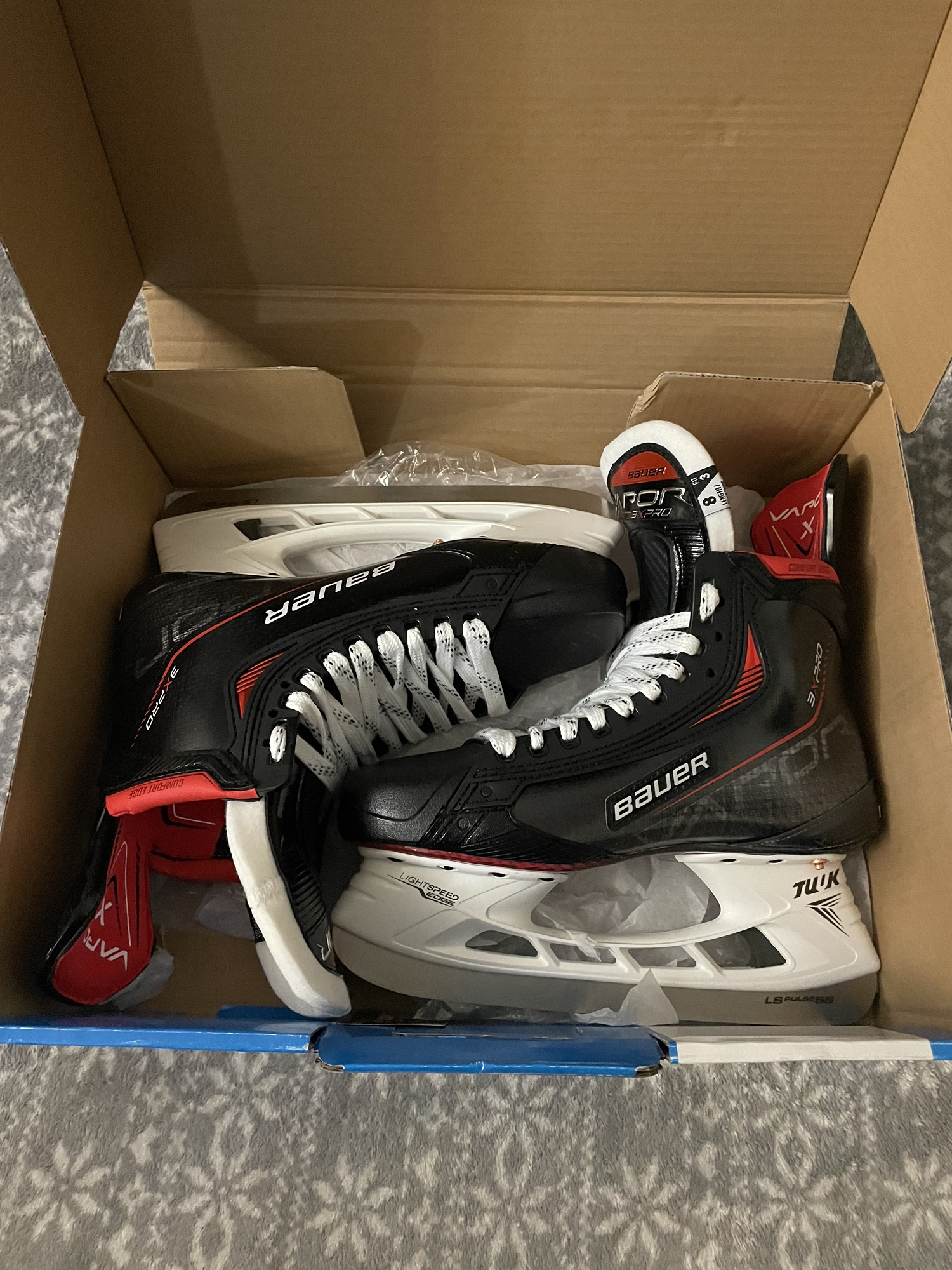 Like New (Demo) Senior Bauer Vapor 3X Pro Hockey Skates Size 8 Fit 3 ...