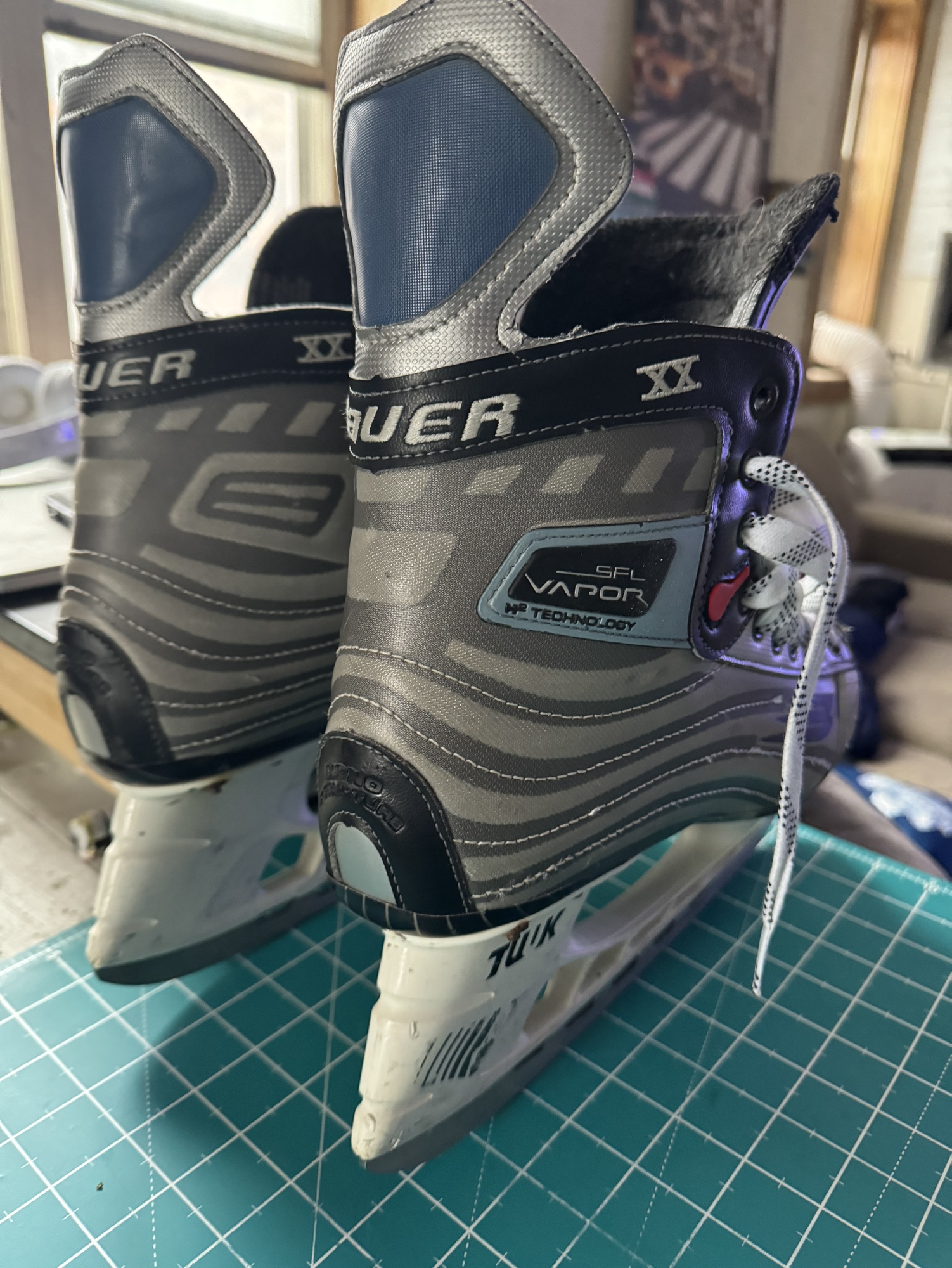 Bauer Vapor XX Hockey Skates - 10D Made in Canada | SidelineSwap